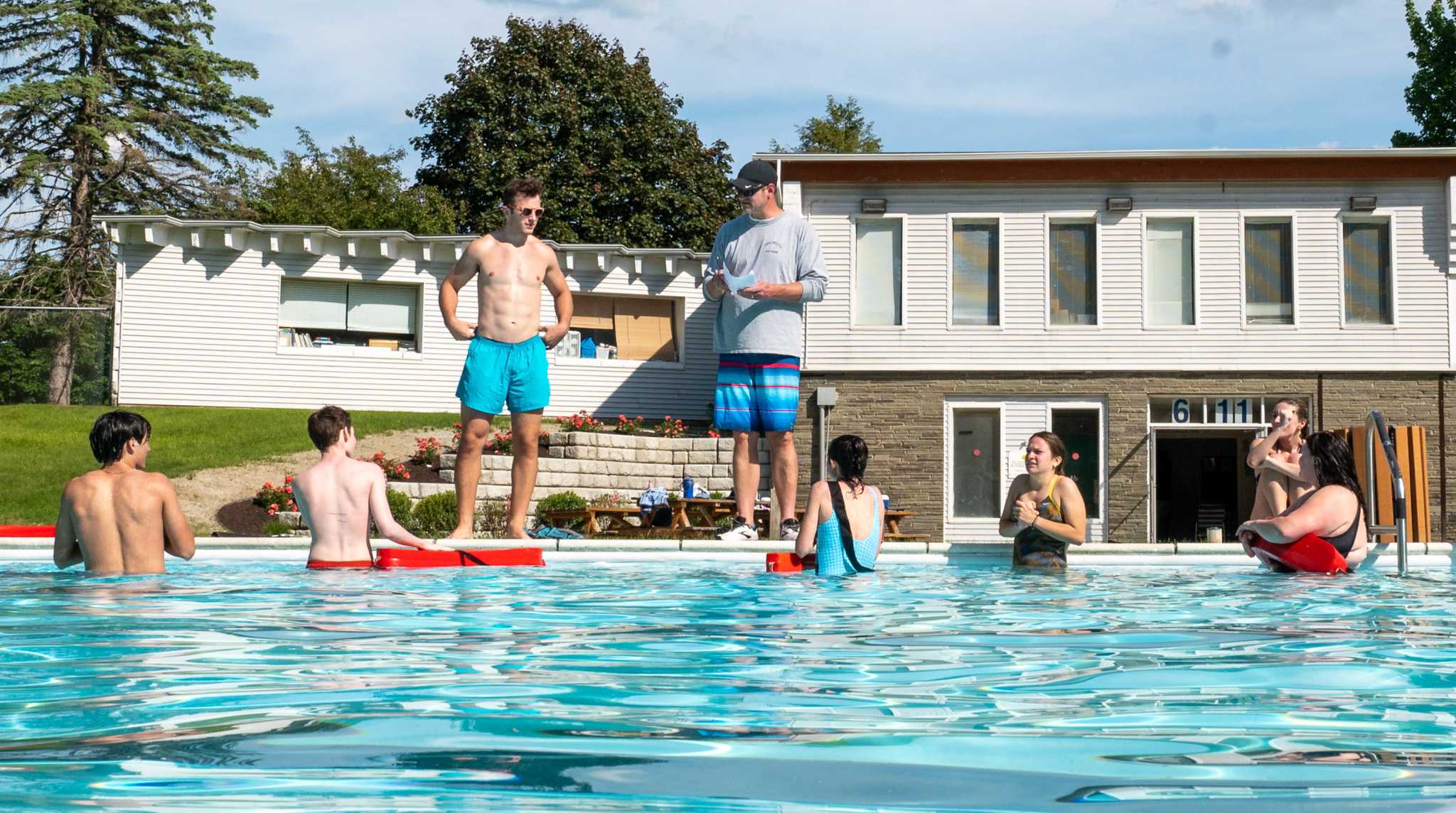 Swimming pools near Albany