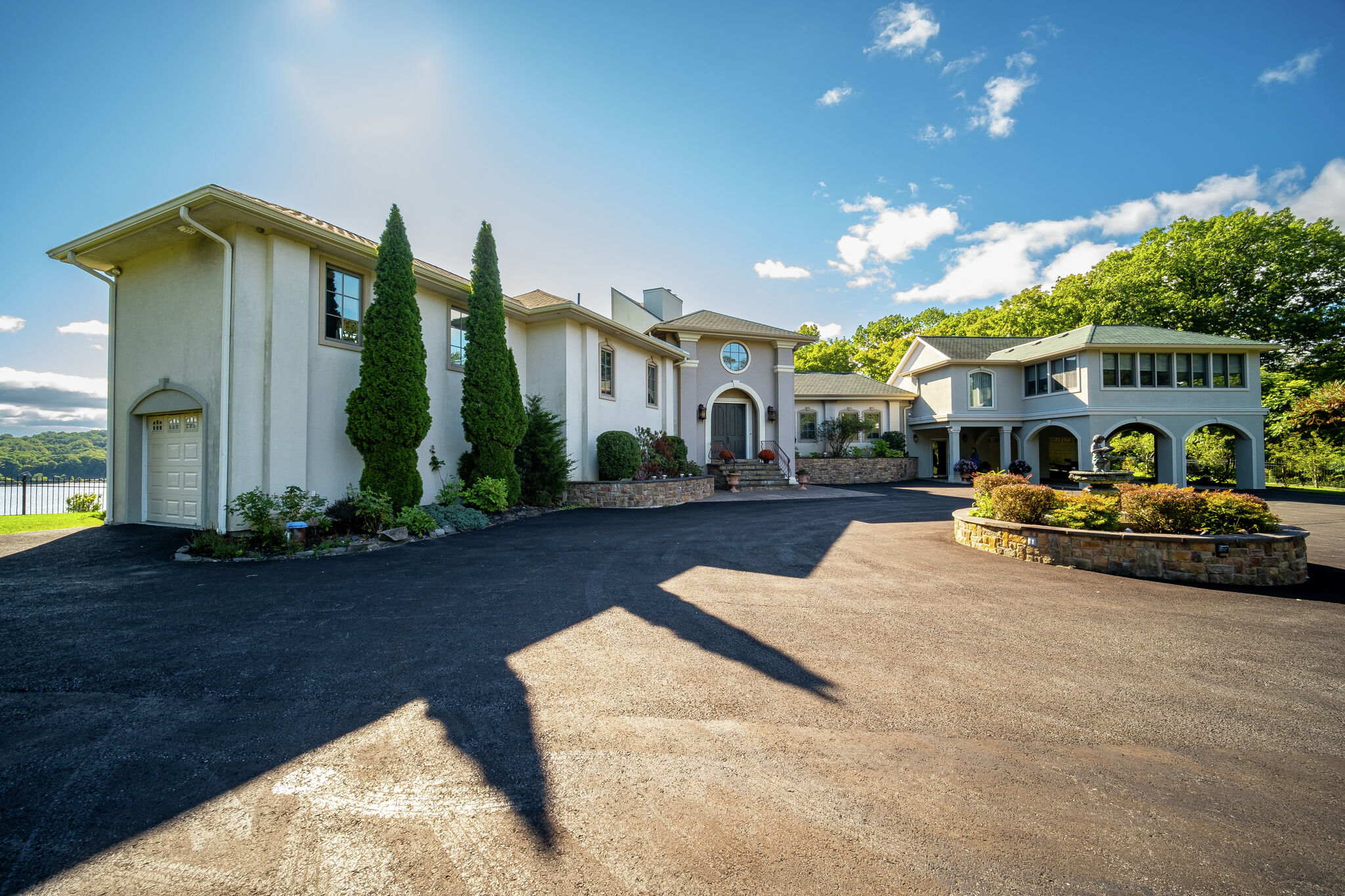 Shayla Colon - Journalist Profile - Intelligent Relations