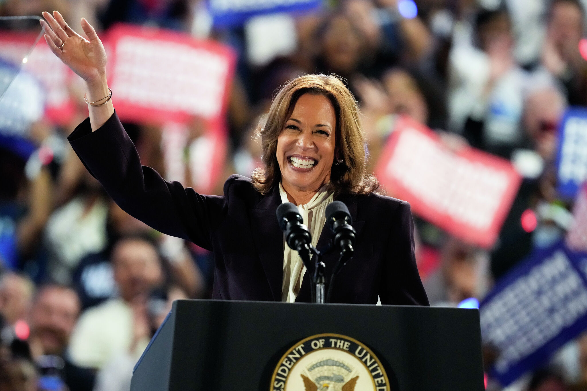 Kamala Harris rallies in Houston with Beyoncé, Kelly Rowland and more