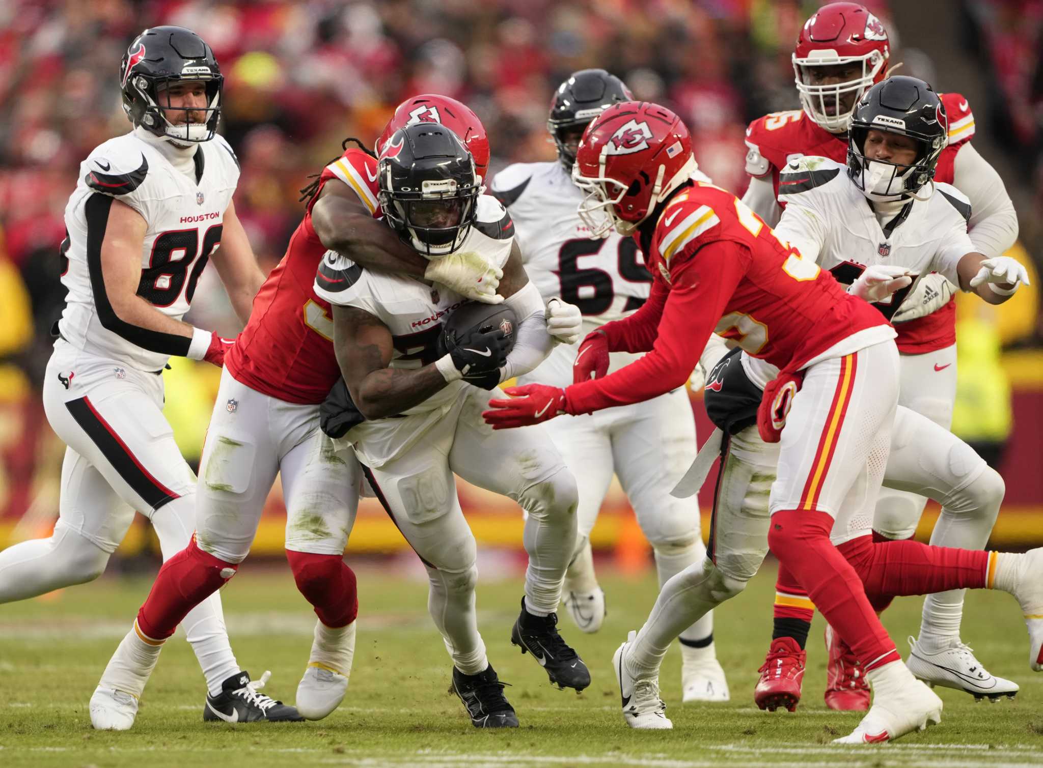 NFL playoffs 2025: Photos from the Texans vs. Chiefs