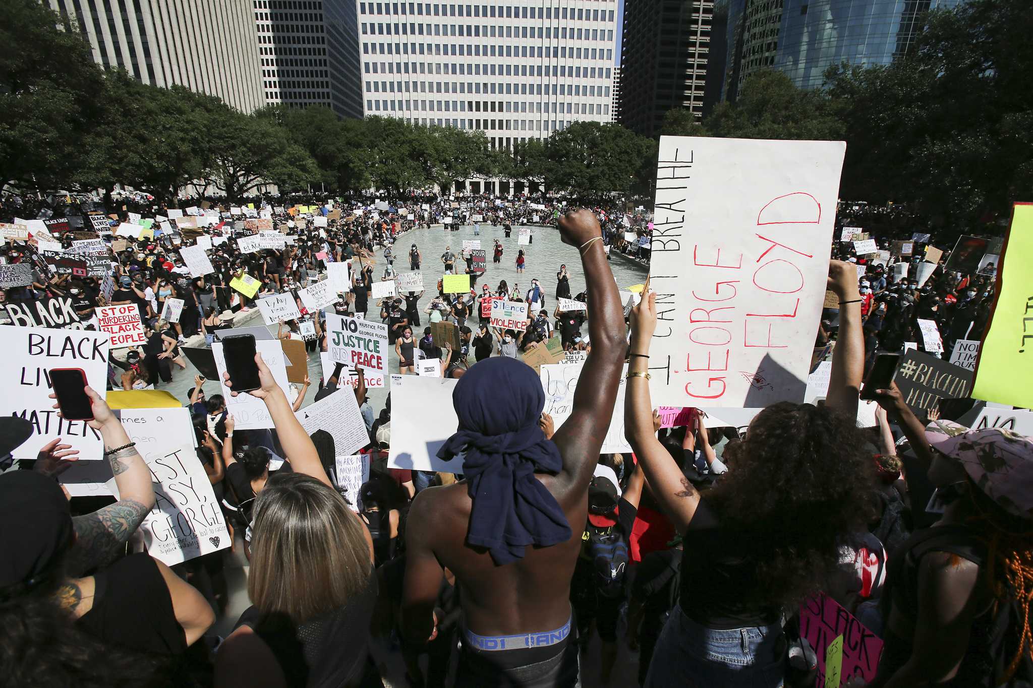 The most powerful photos from the George Floyd protests in Houston