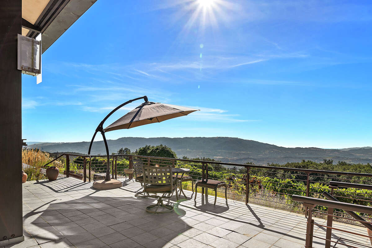 The home on this Wine Country estate is a luxury poolhouse: Guess the ...