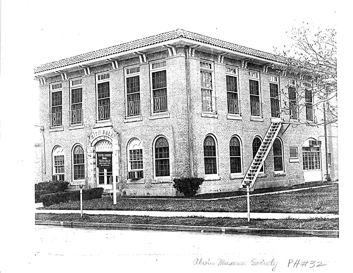 Alvin Public Library turns 100, shares historical photos