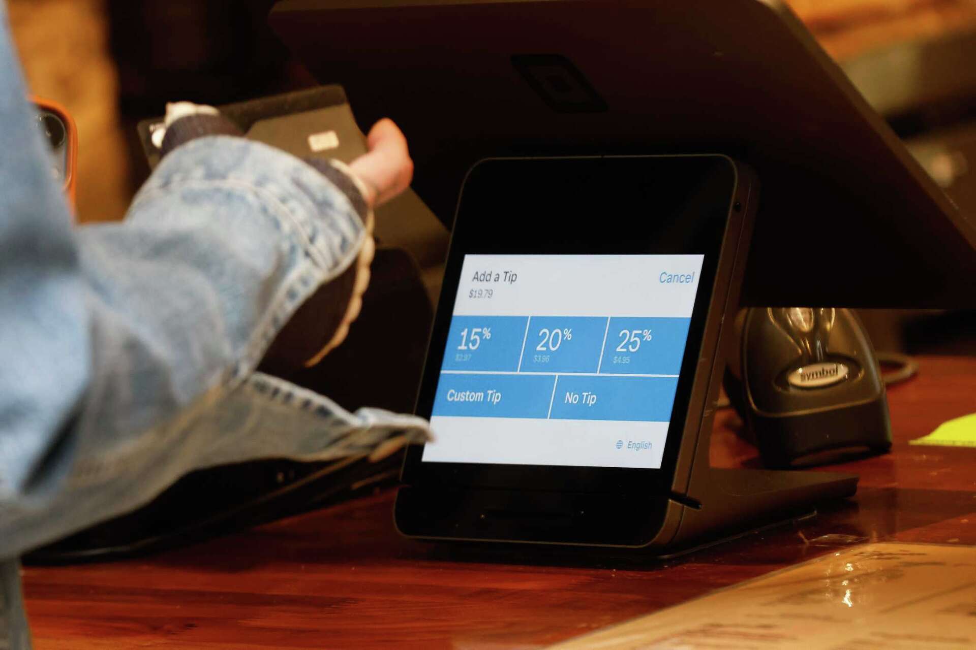 ‘Guilt-tripped’ into tipping? How readers feel about digital screens