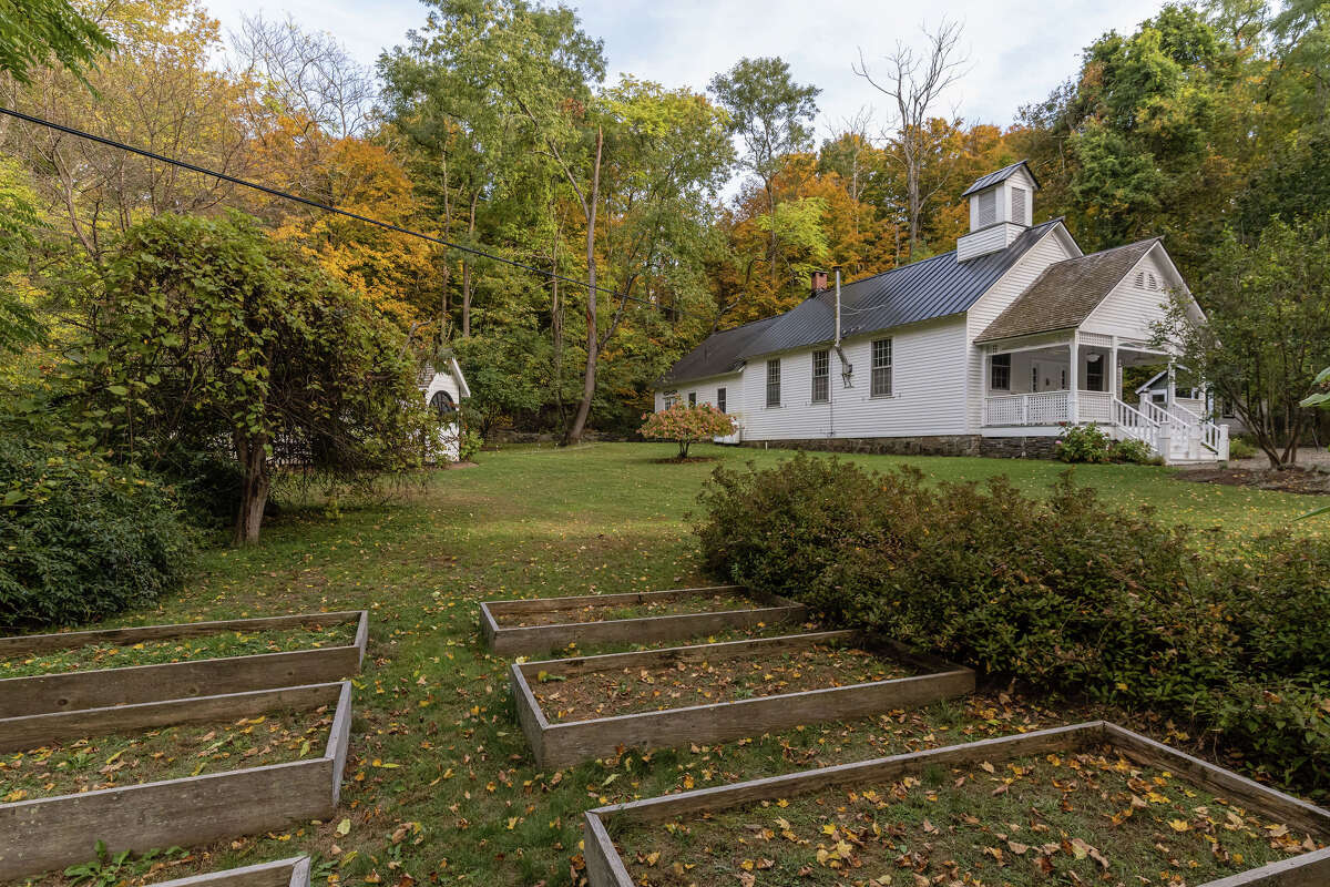 Guess the price of this 1820s schoolhouse turned loft in Kingston