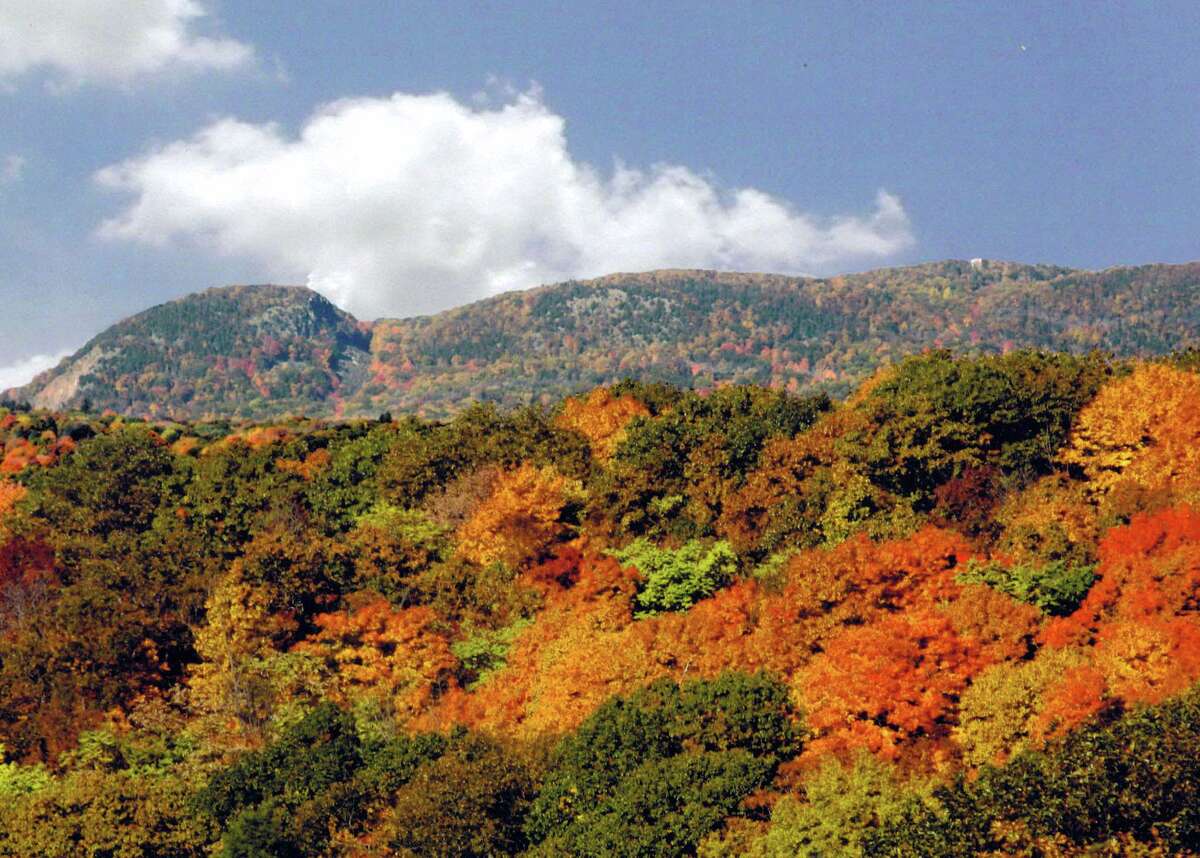 A guide to autumn at Sleeping Giant State Park in Hamden, CT