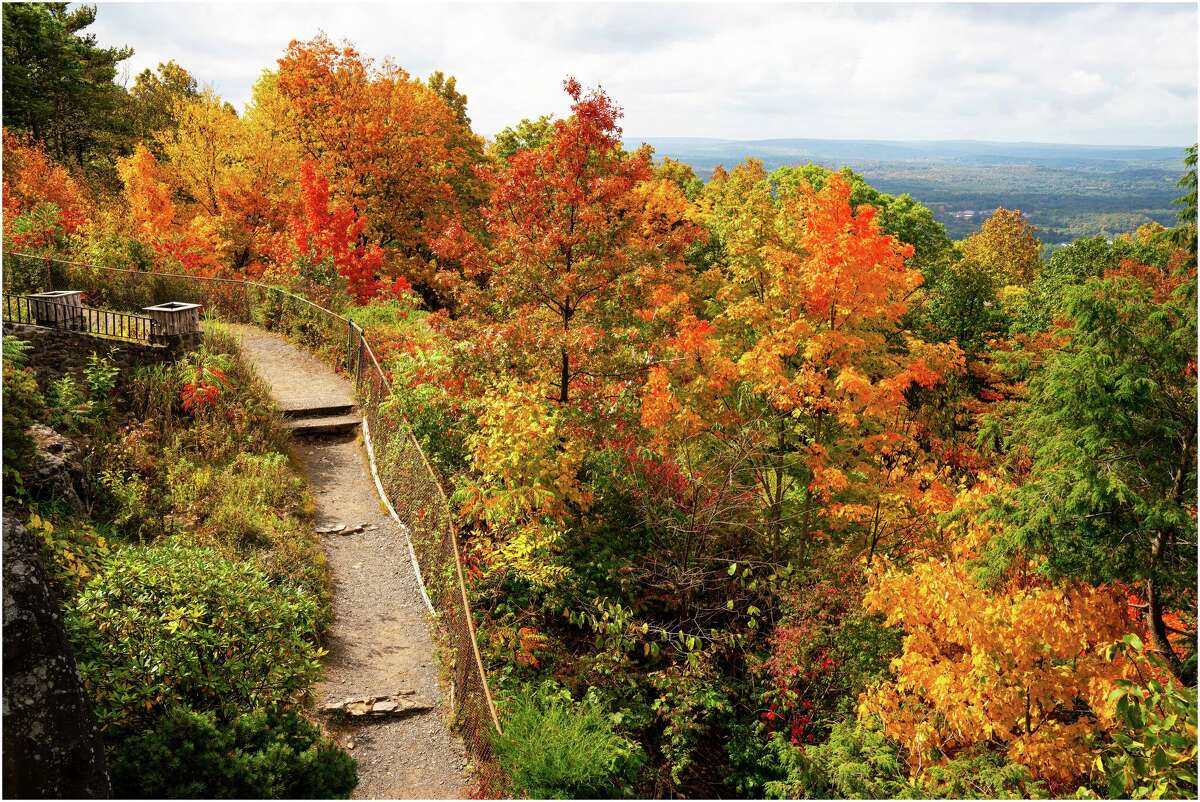 A guide to autumn at Talcott Mountain State Park in Simsbury, CT
