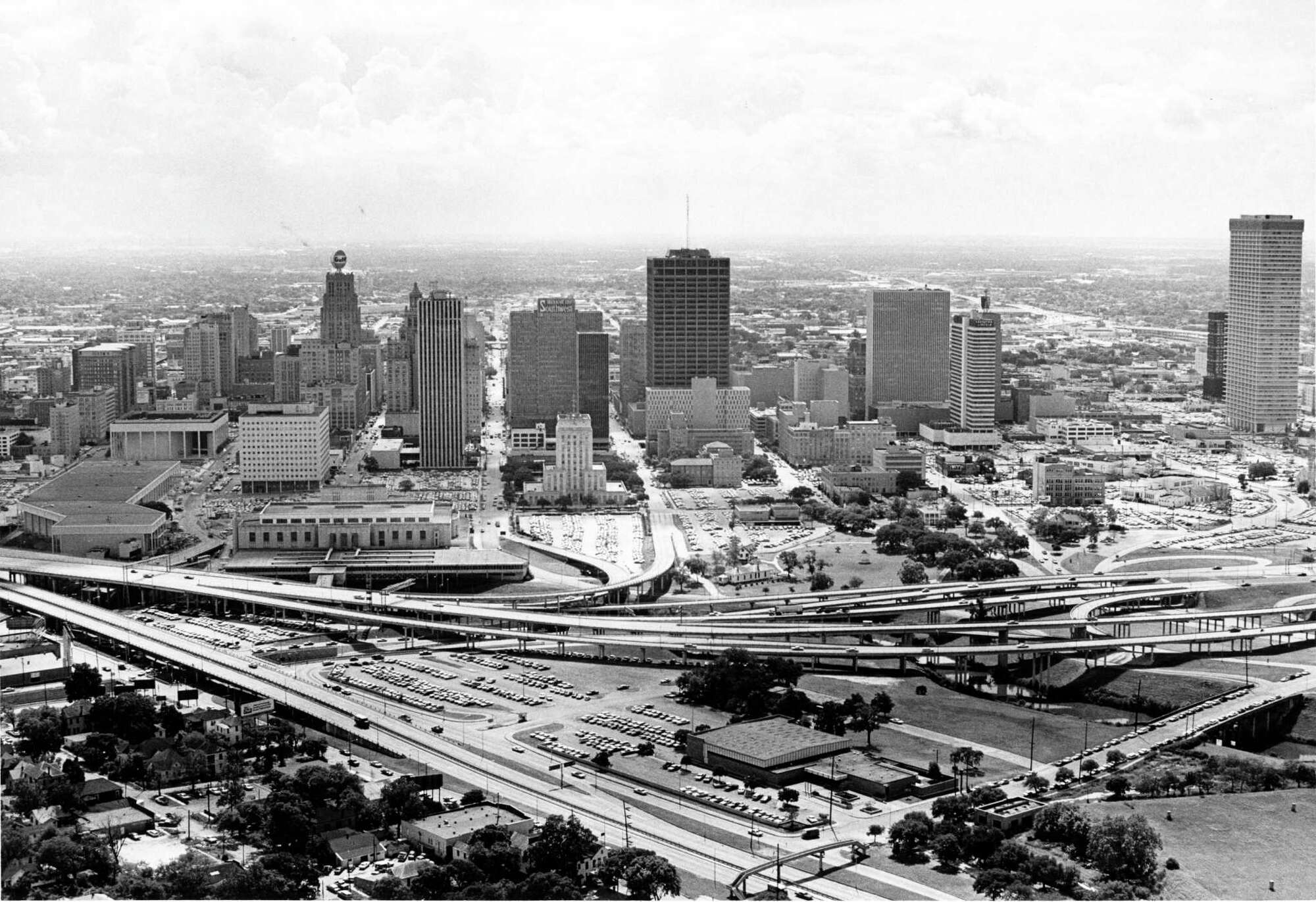 Houston's changing skyline: Photos of the city over nearly a century
