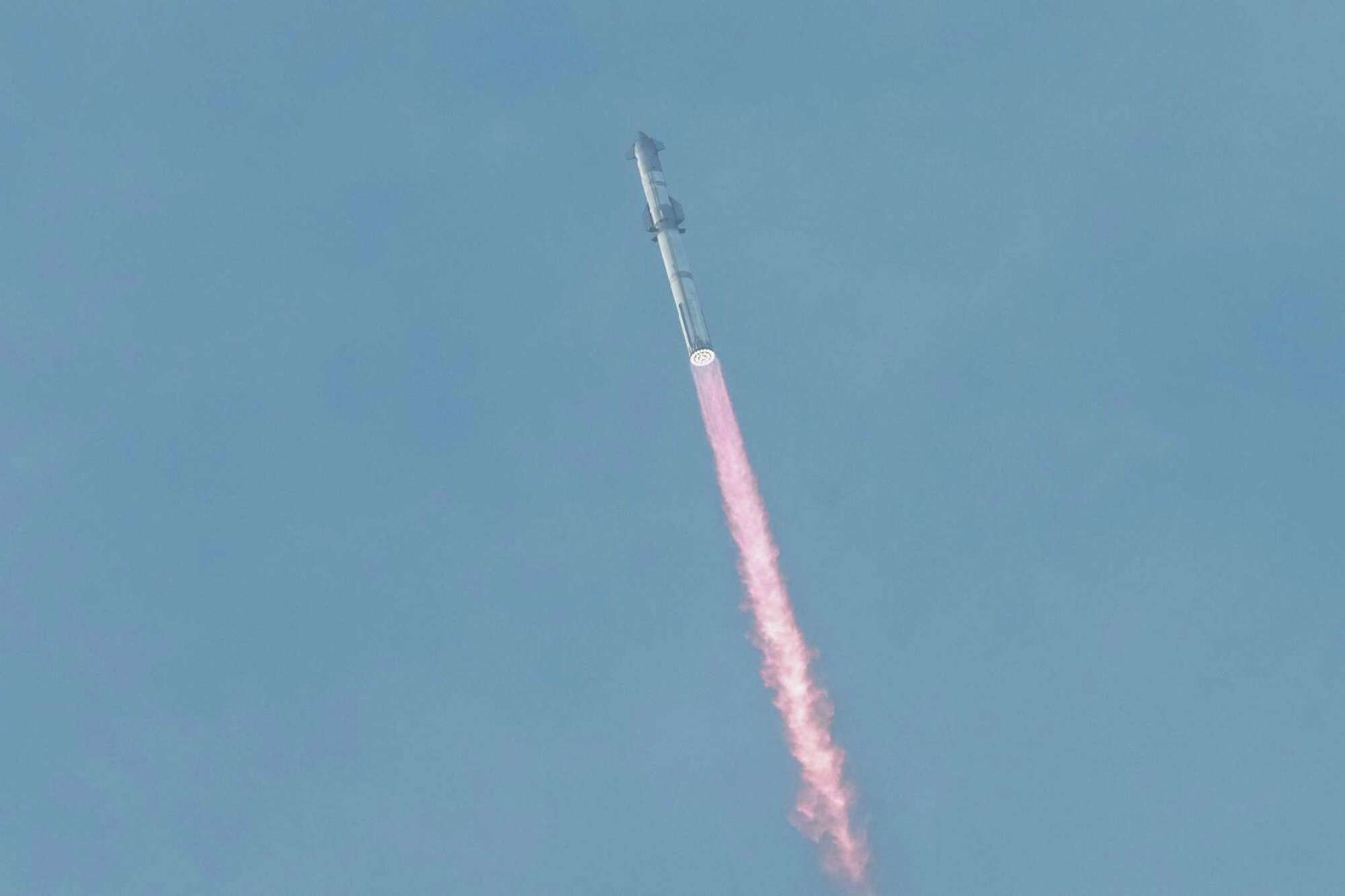 Photos of the SpaceX Starship launch from South Texas