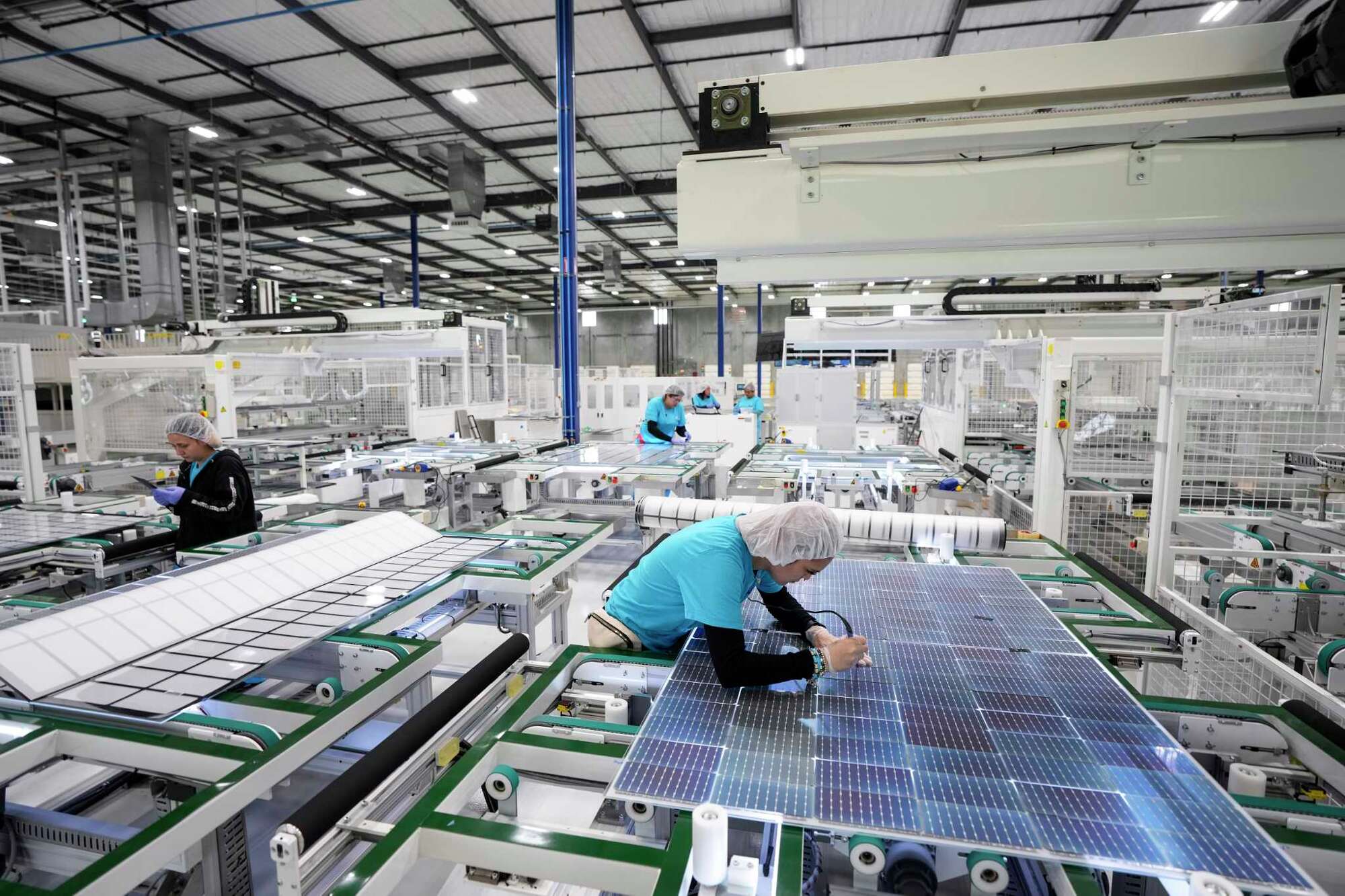 A tour of Elin Energy, the new solar panel facility based in Brookshire ...