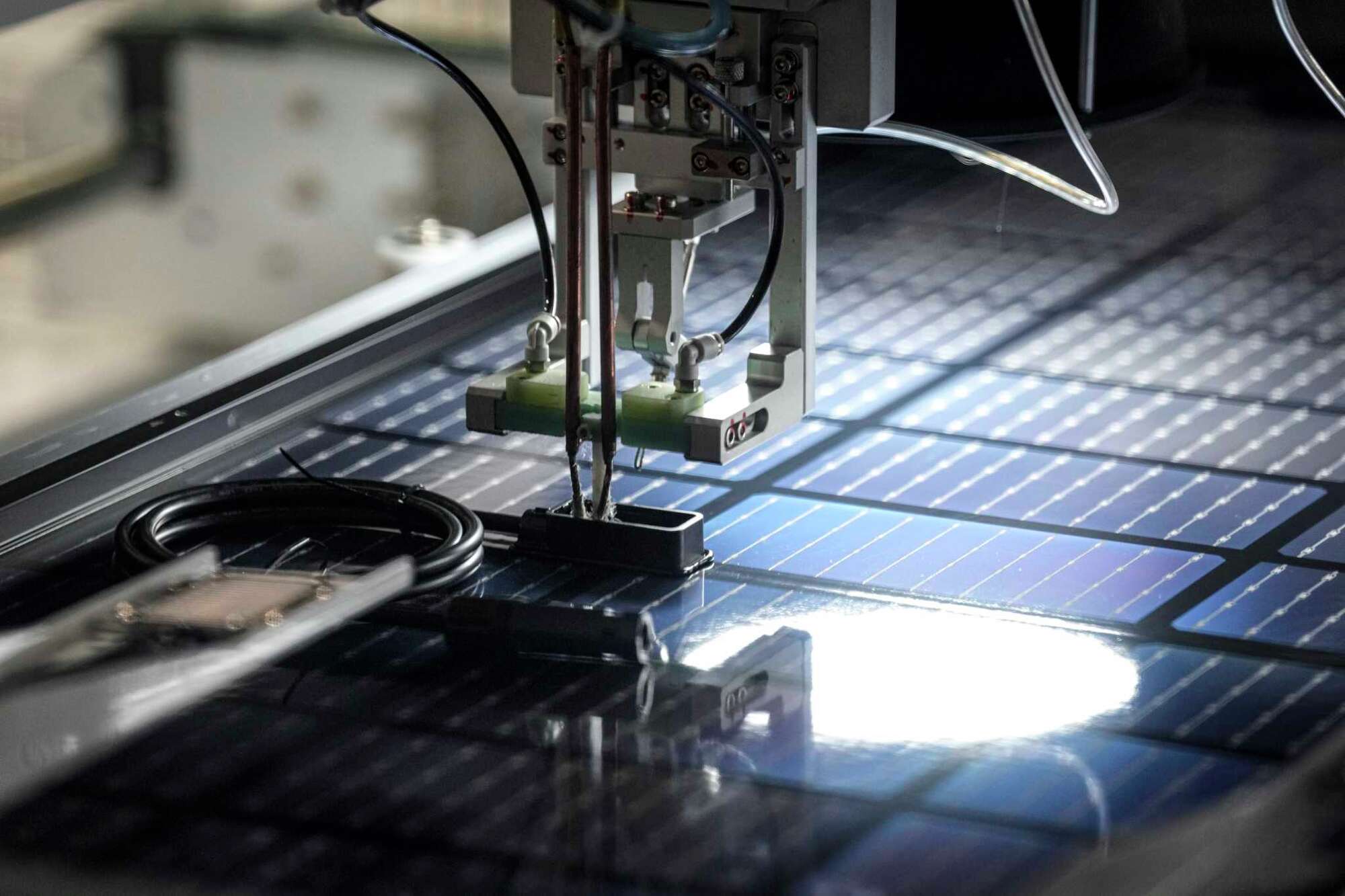 A tour of Elin Energy, the new solar panel facility based in Brookshire ...