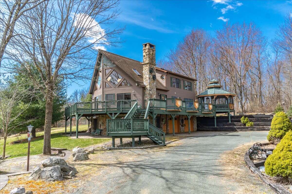 Can you guess the price of this cabin in Troy?