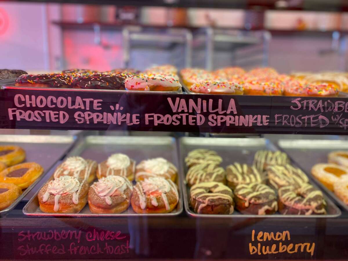 Your guide to 15 iconic Connecticut donut spots