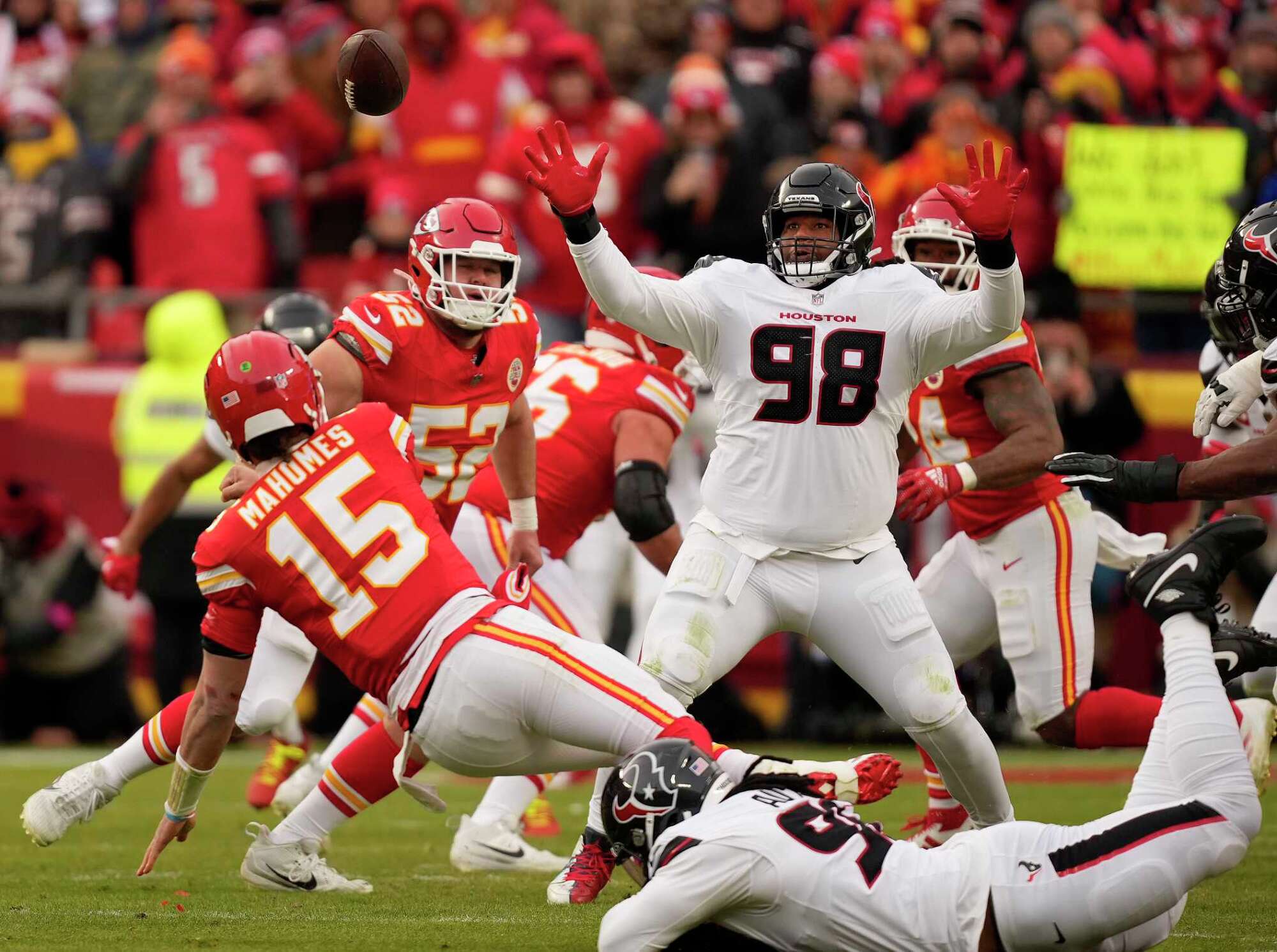 NFL playoffs 2025: Photos from the Texans vs. Chiefs