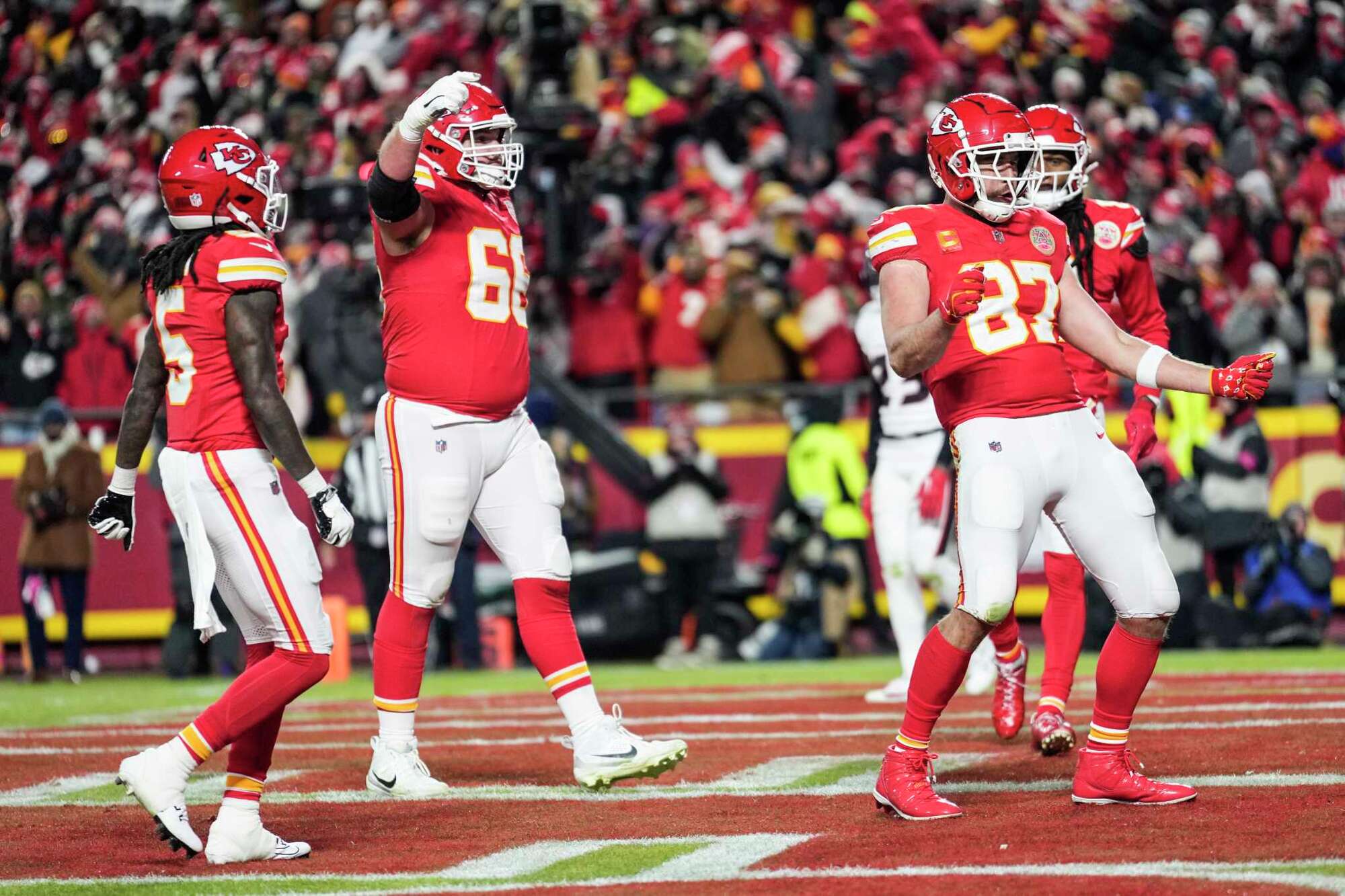 NFL playoffs 2025: Photos from the Texans vs. Chiefs