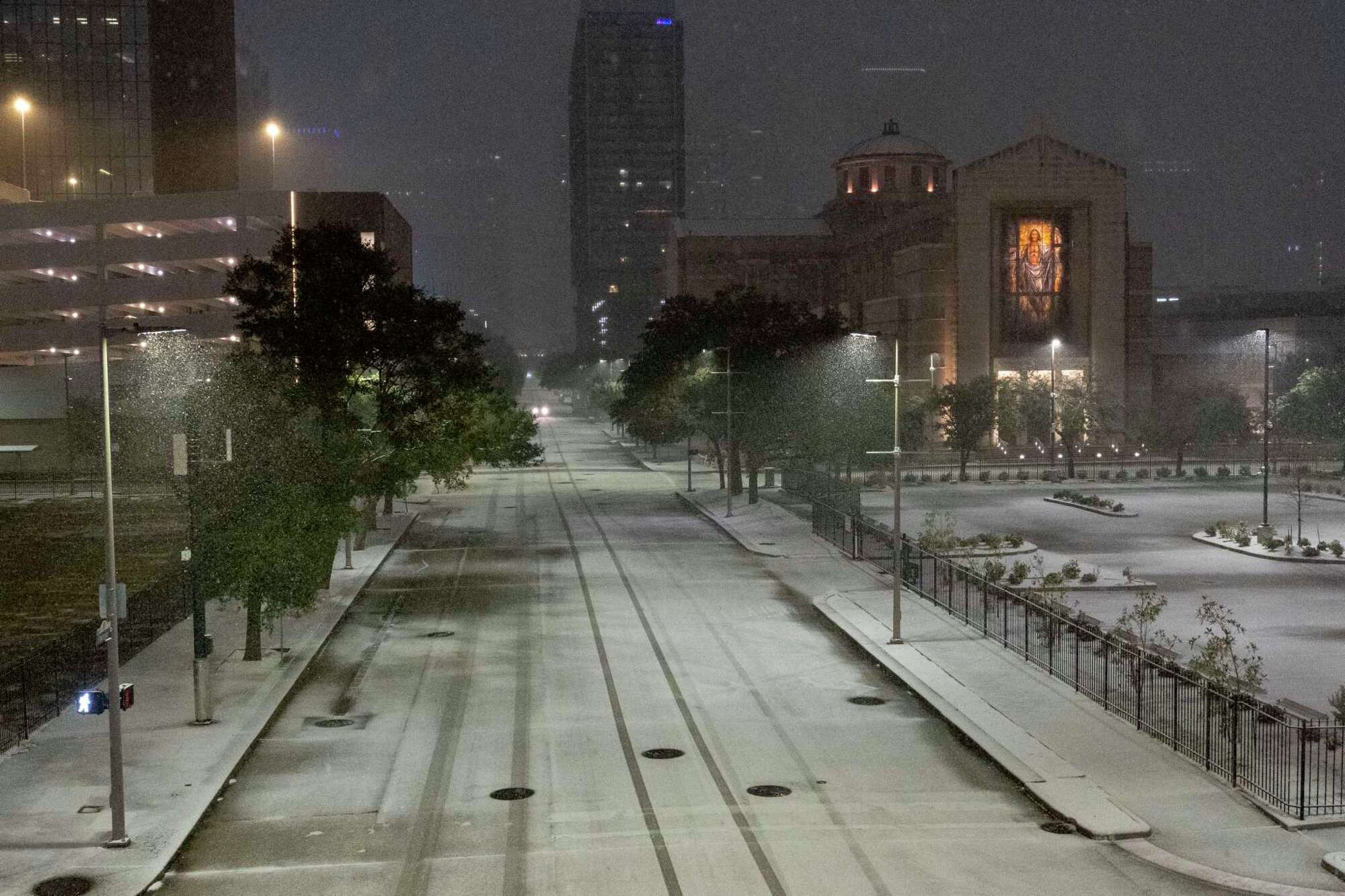 Photos: Historic winter storm blankets Houston in snow and ice