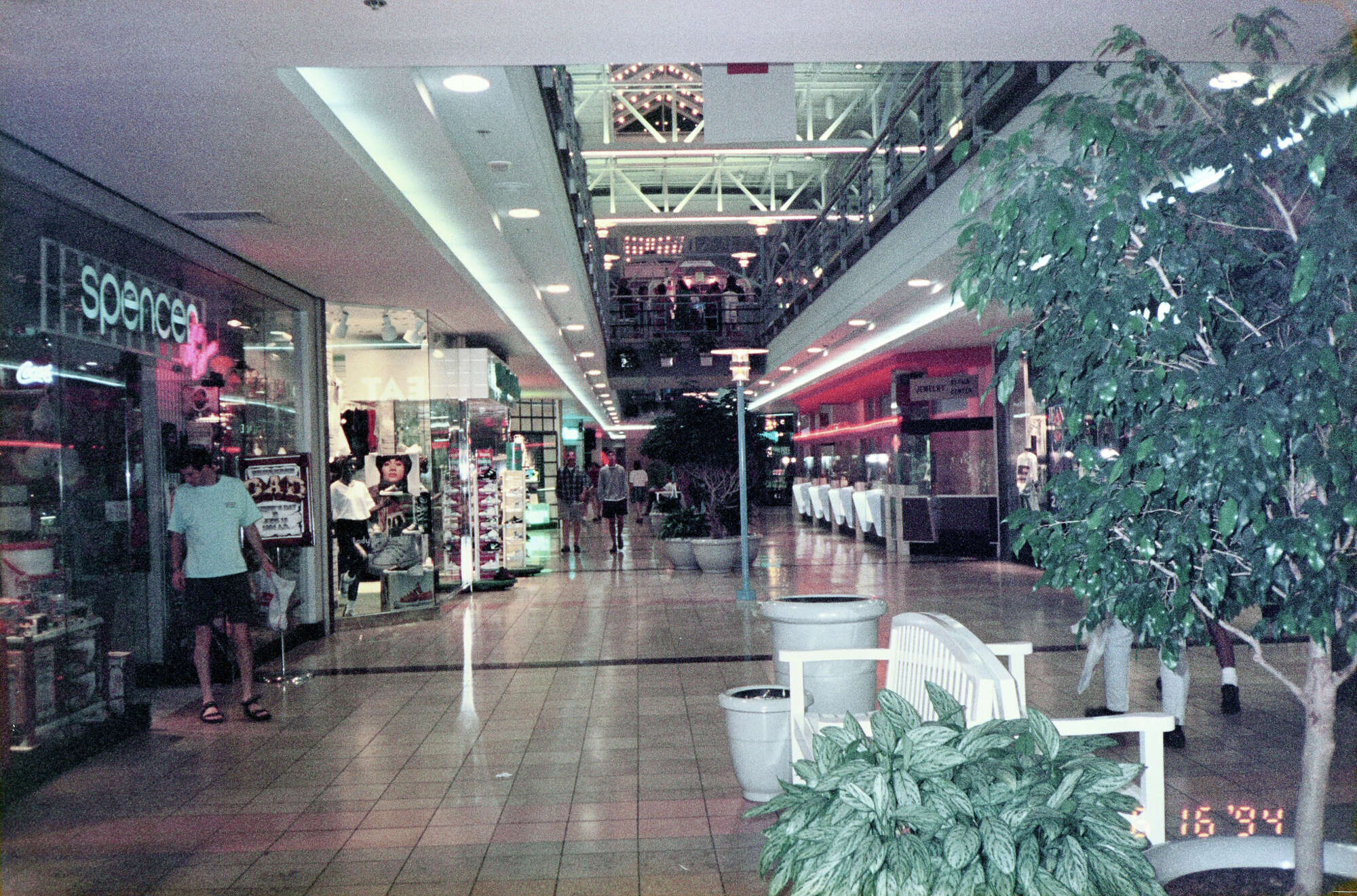 CT malls: a look at shopping in the '80s and '90s at Danbury Fair ...