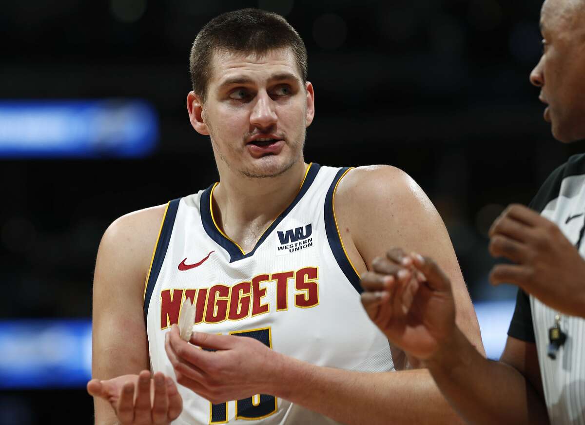 Warriors ride record-setting 1st quarter to rout of Nuggets