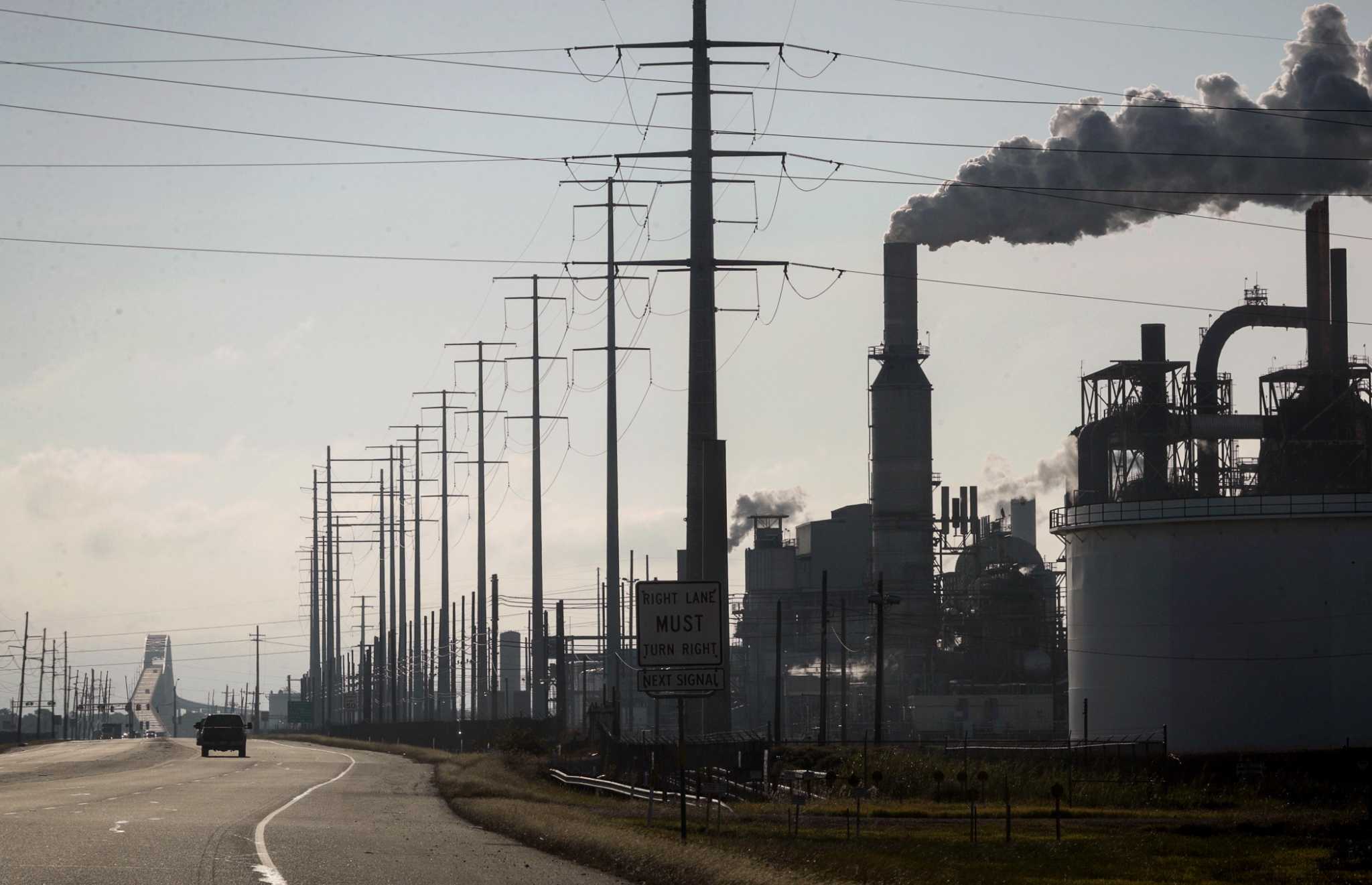 Venezuelan oil sanctions would hit Gulf Coast refineries