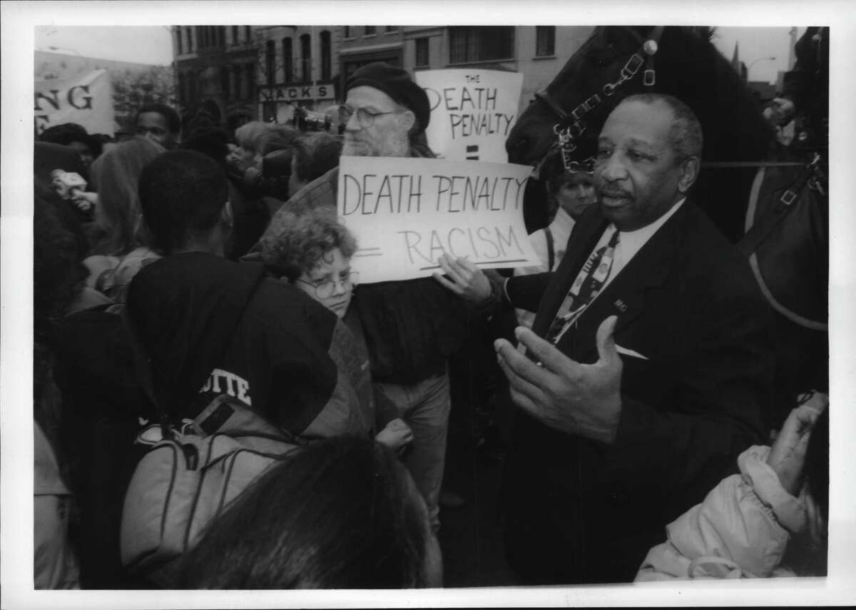 Civil rights icon John Lewis makes surprise appearance at Houston MLK ...
