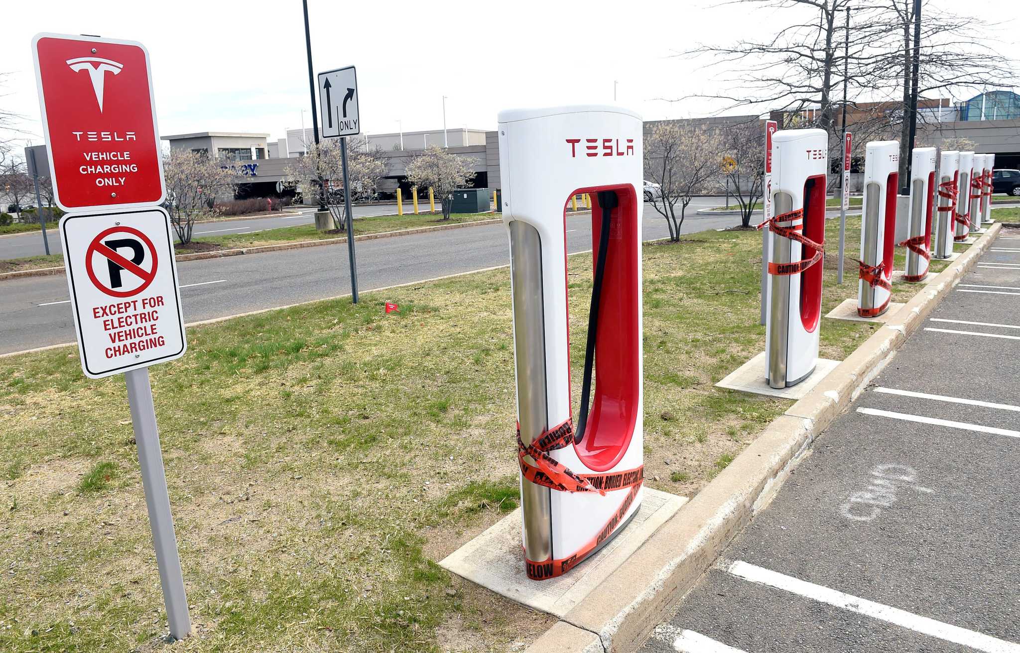 Tesla ready to take on Connecticut dealership lobby