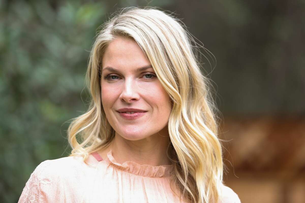 'Varsity Blues' turns 18: Where is the cast now?