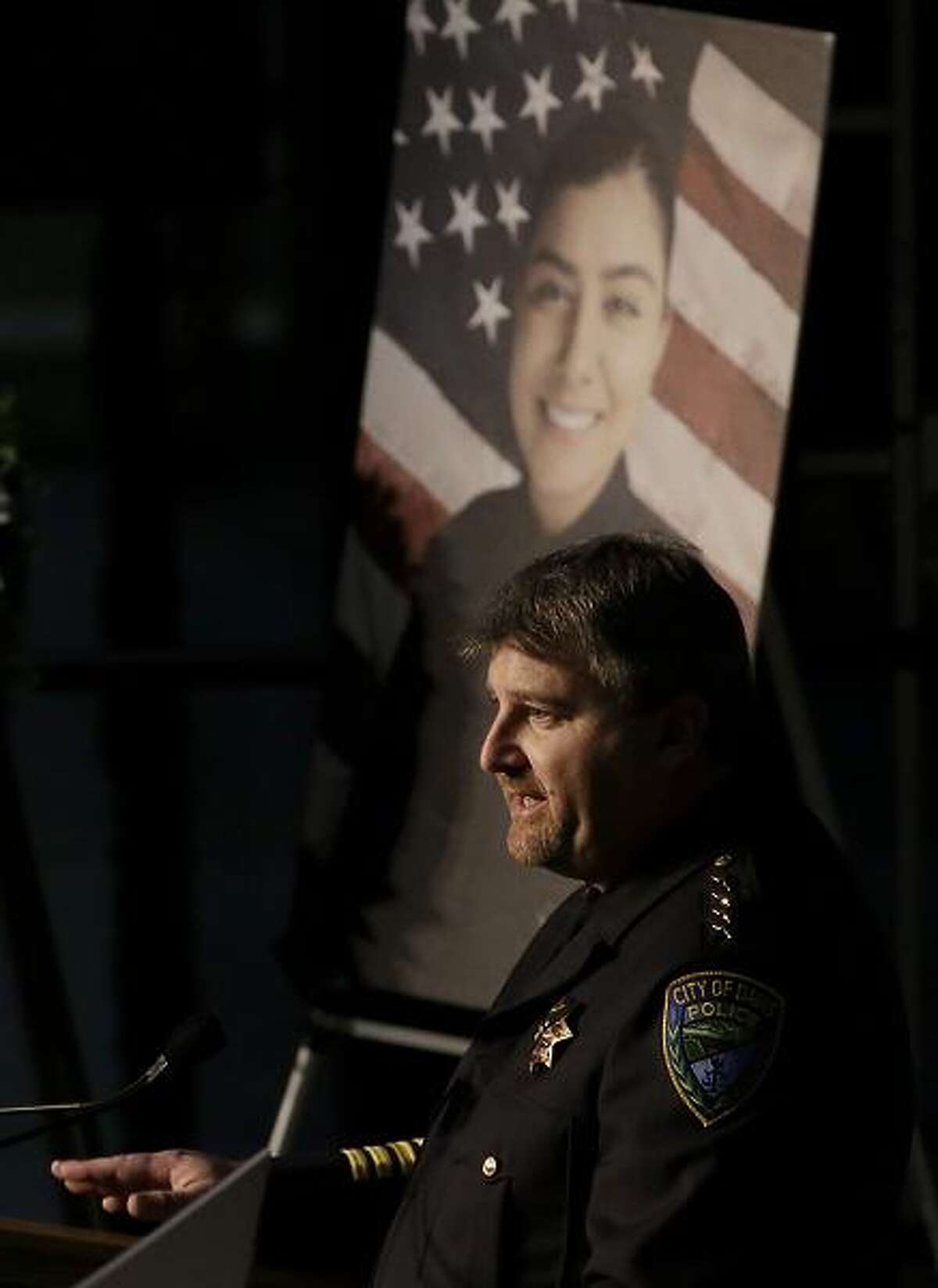 Thousands attend fallen Davis police officer’s memorial service