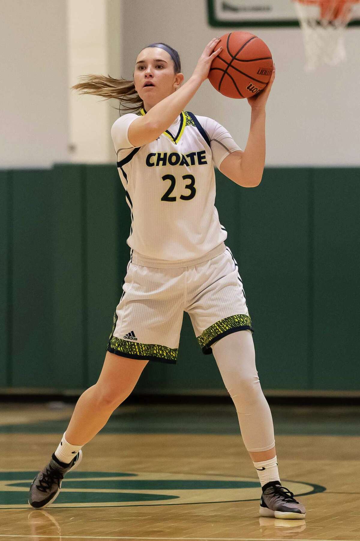 Choate Rosemary Hall hands Sacred Heart basketball its first loss