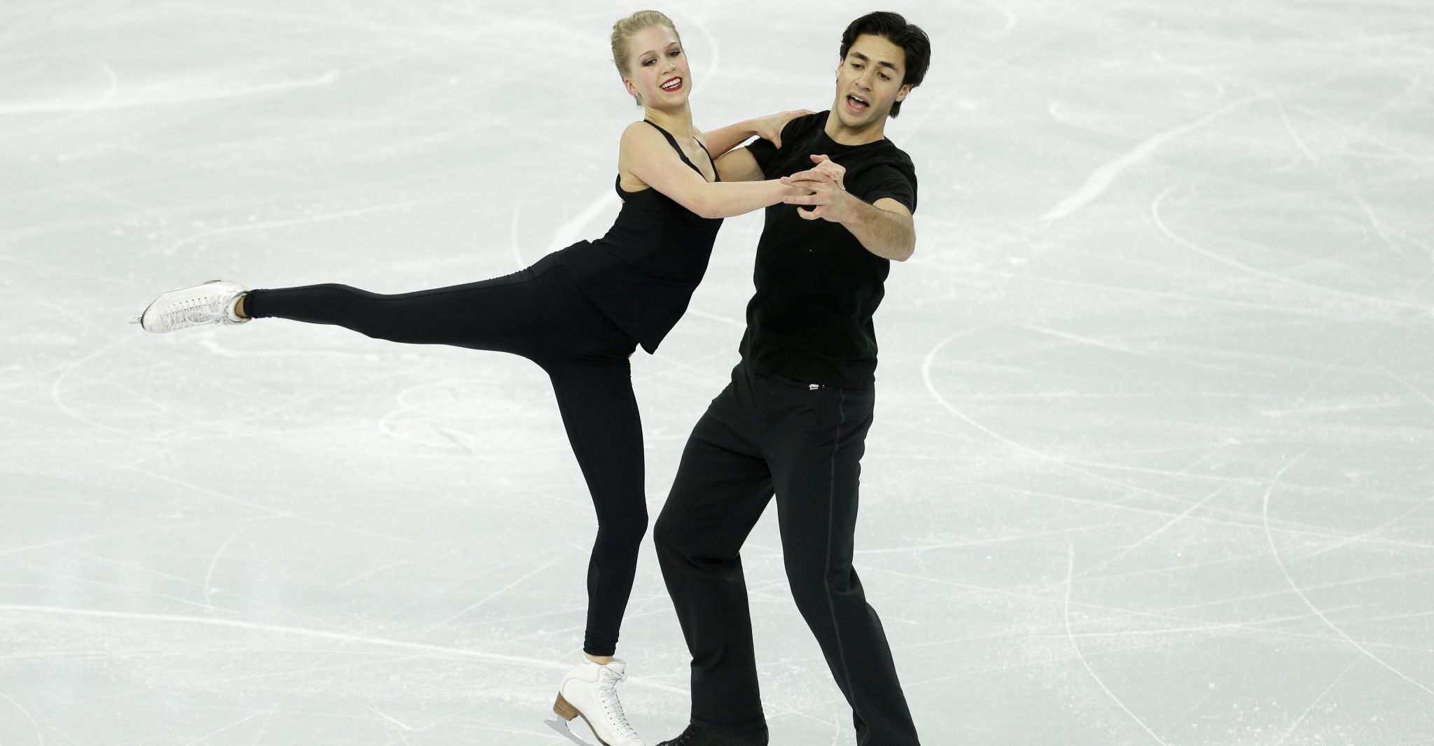 Houston's Kaitlyn Weaver and partner Andrew Poje win 3rd Canadian figure skating title