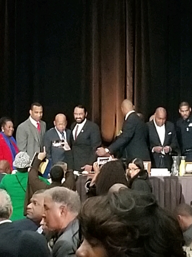 Civil rights icon John Lewis makes surprise appearance at Houston MLK ...