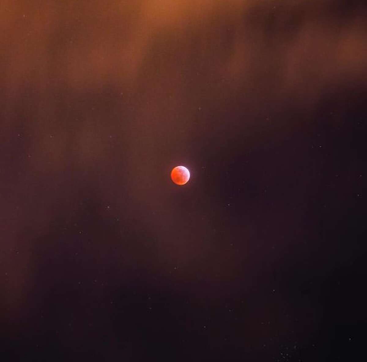 Stargazers share photos of super blood wolf moon eclipse