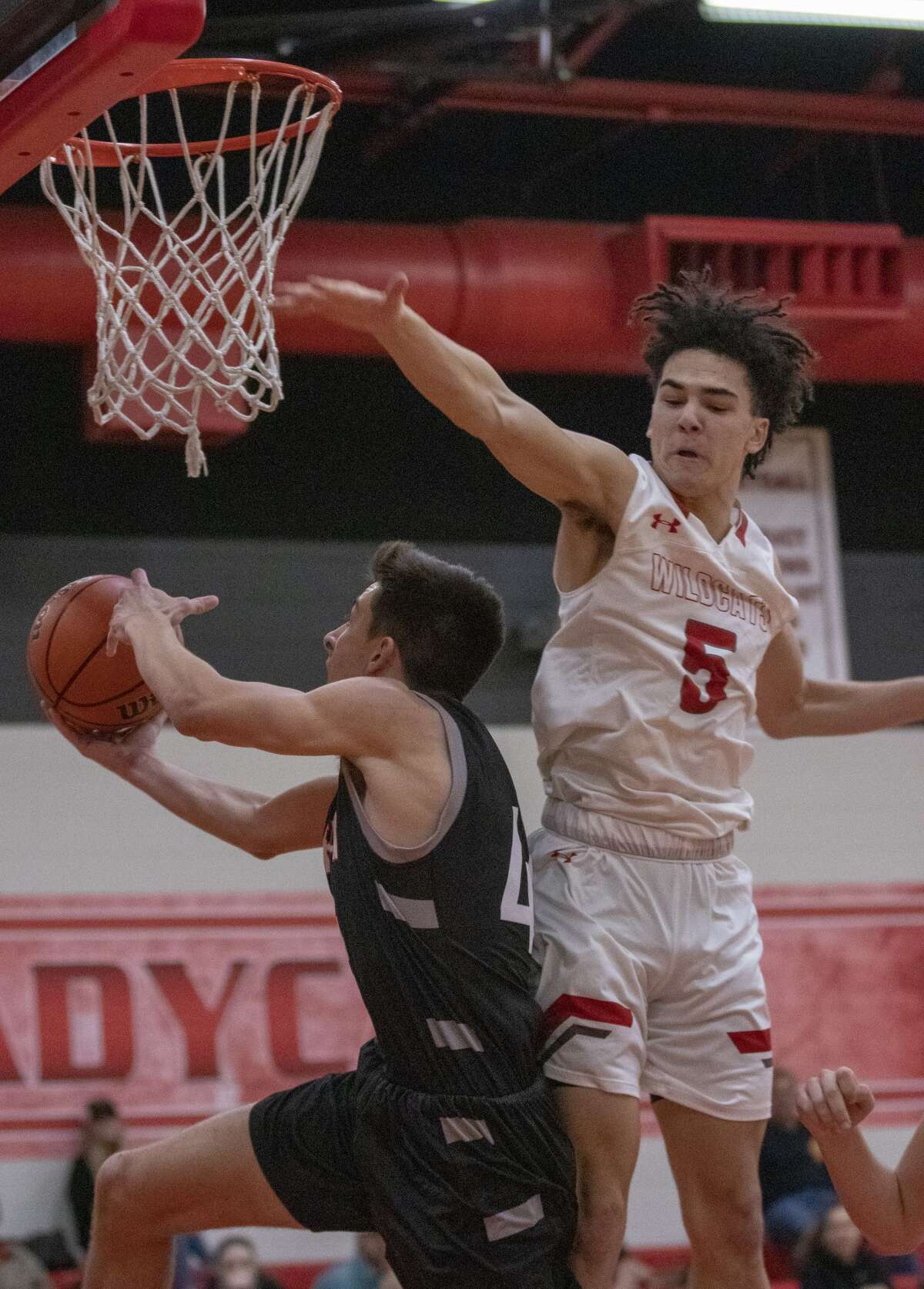 BOYS HOOPS: Falcons use big third quarter to pull away from Splendora