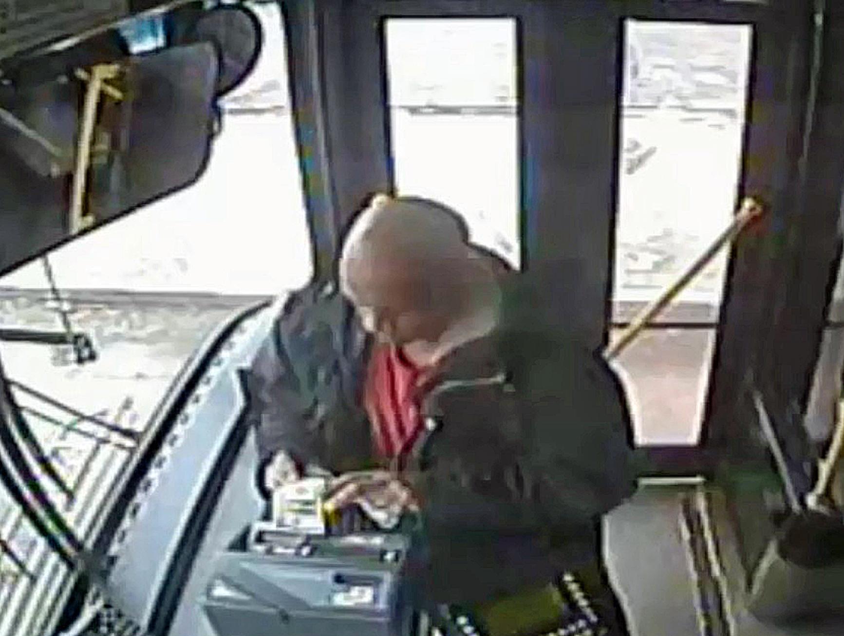 Cops say bus passenger was Bridgeport bank robber