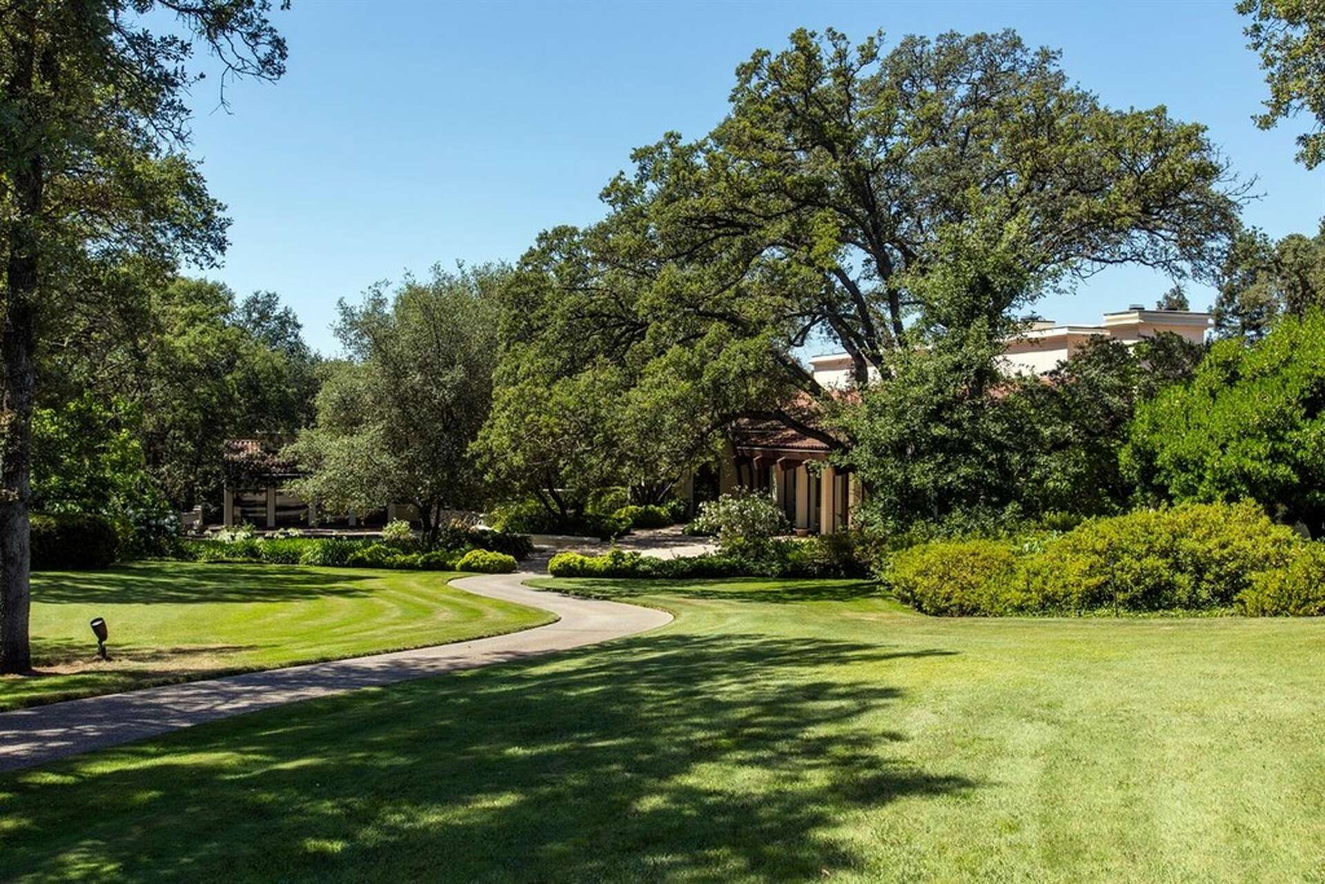 Gavin Newsom picked this home over the Governor's Mansion. This is what ...