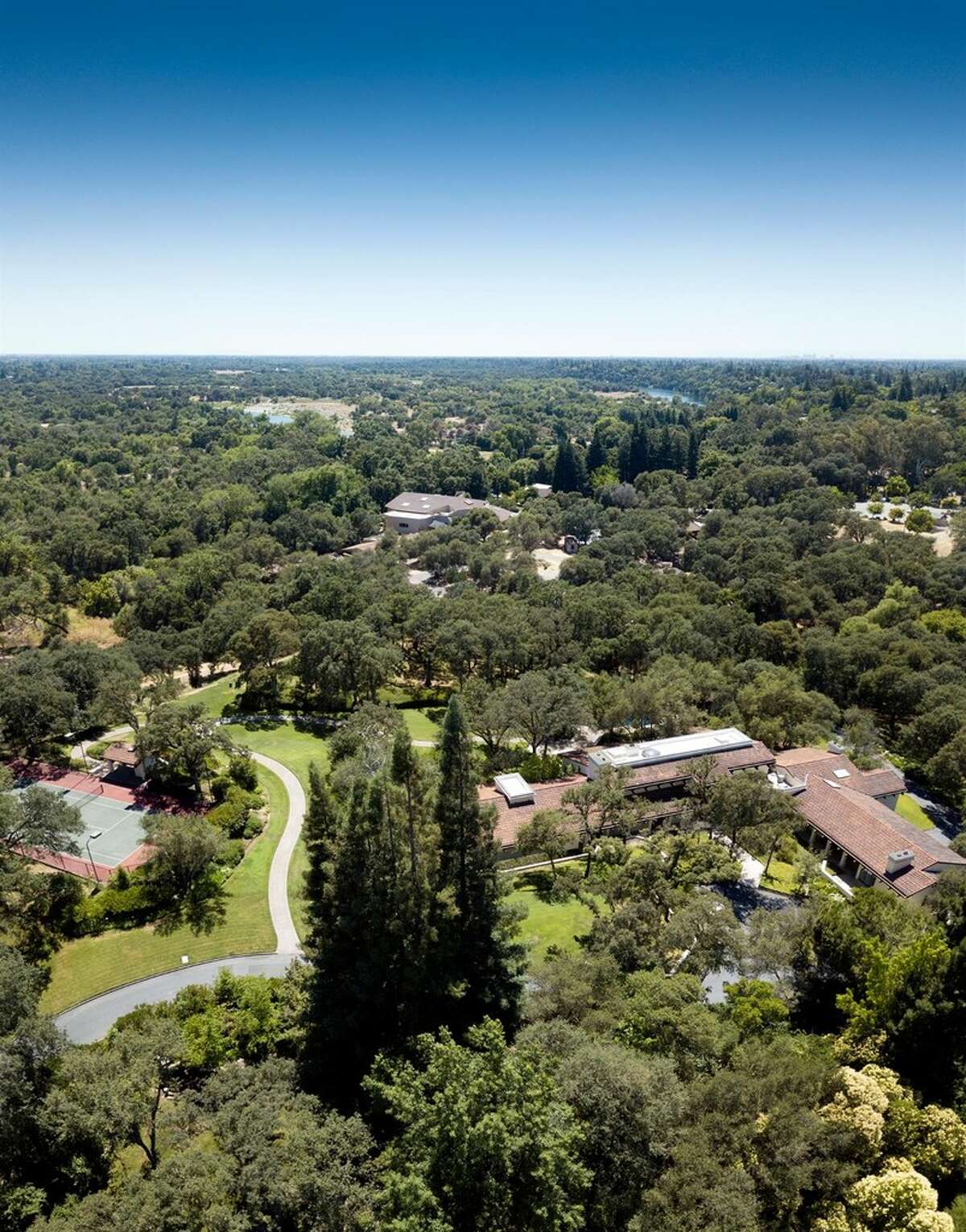 Gavin Newsom picked this home over the Governor's Mansion. This is what ...