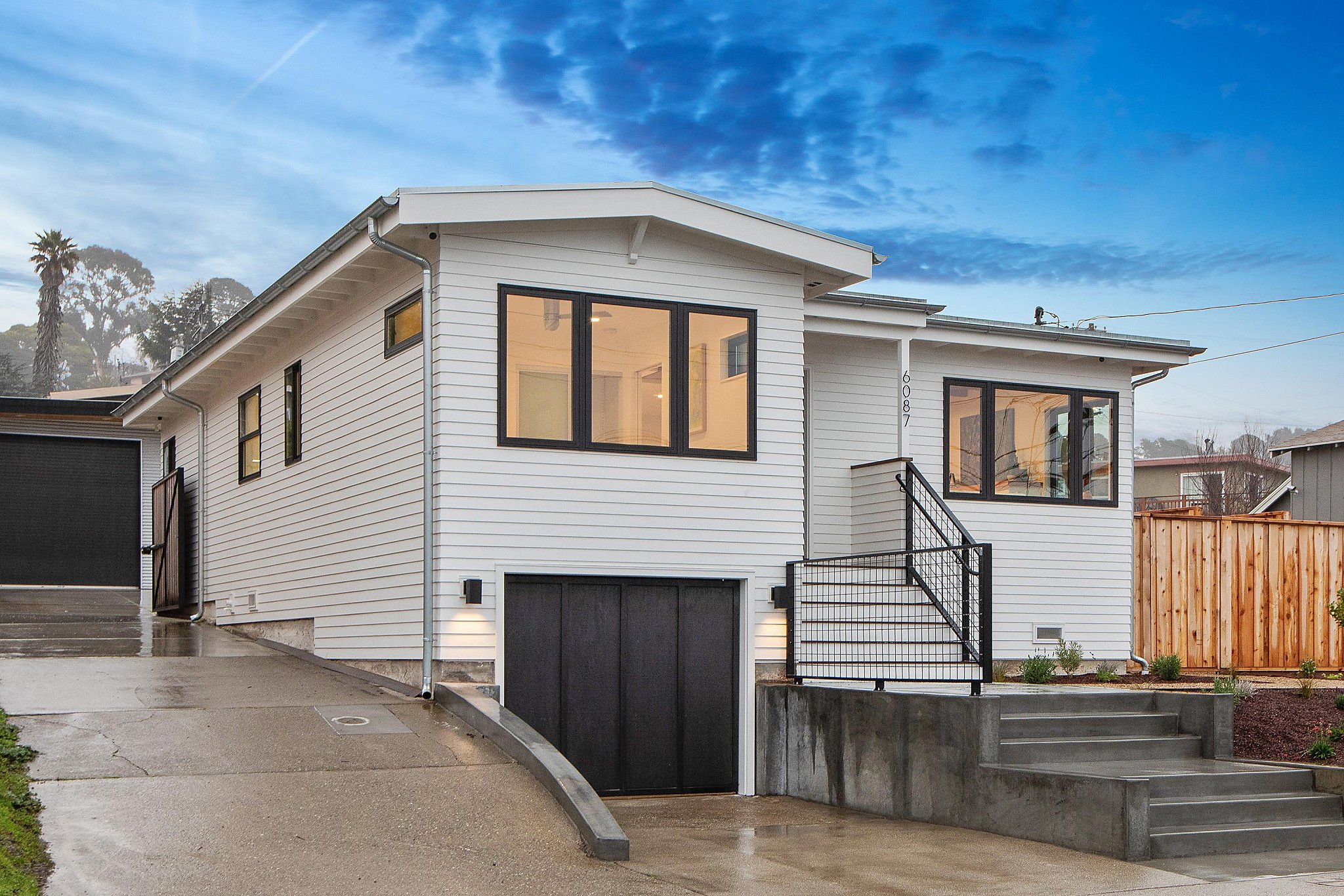 Remodeled three-bedroom view home in Richmond
