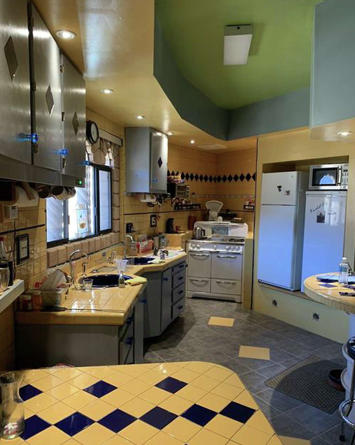 Fortress with 16-inch-thick walls in Nevada desert asking $950K: 'It's ...