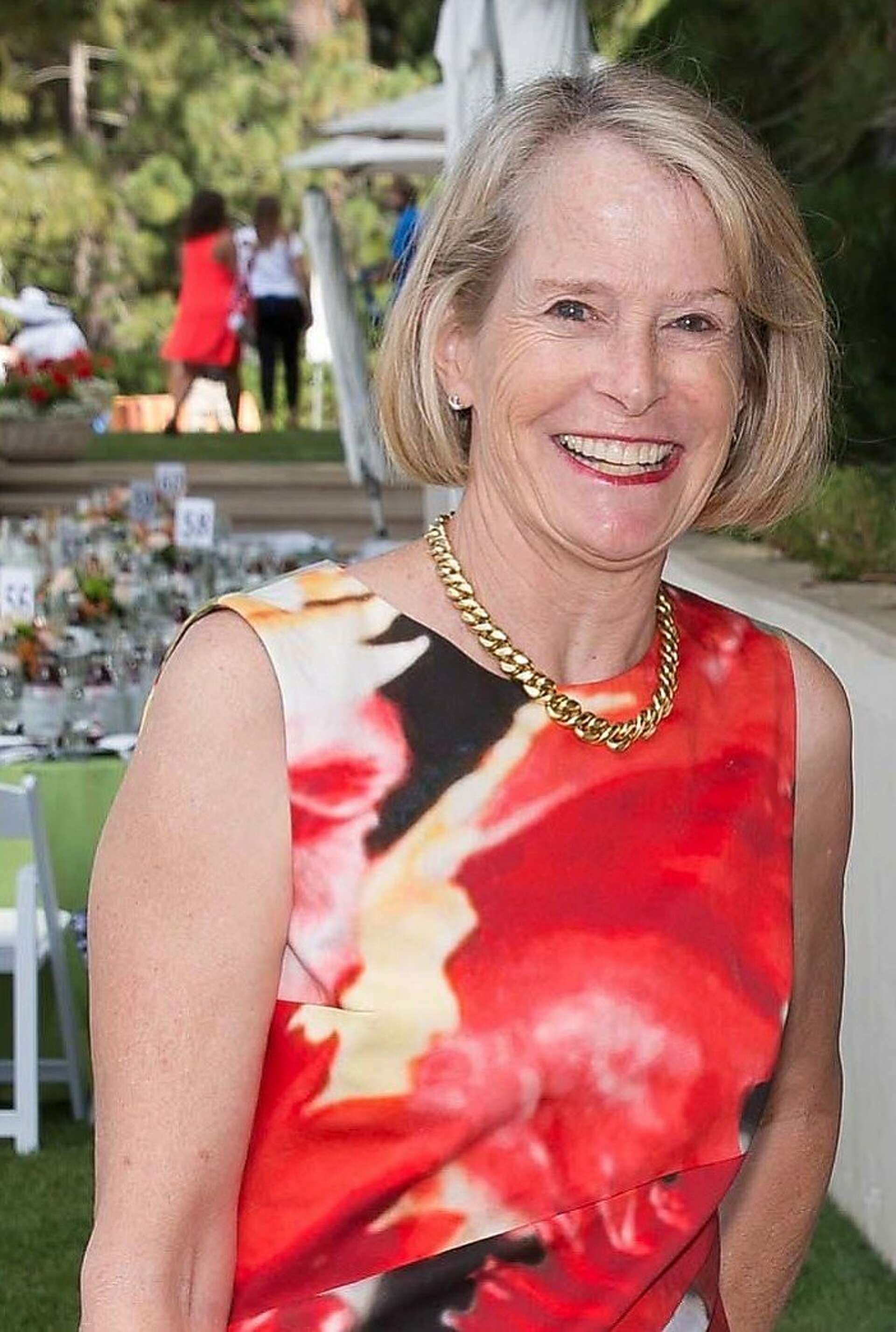 Edith Andrews Tobin, socialite and world traveler, dies