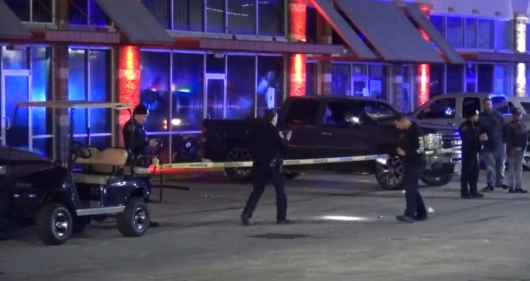 2 shot after fight outside north Houston bar