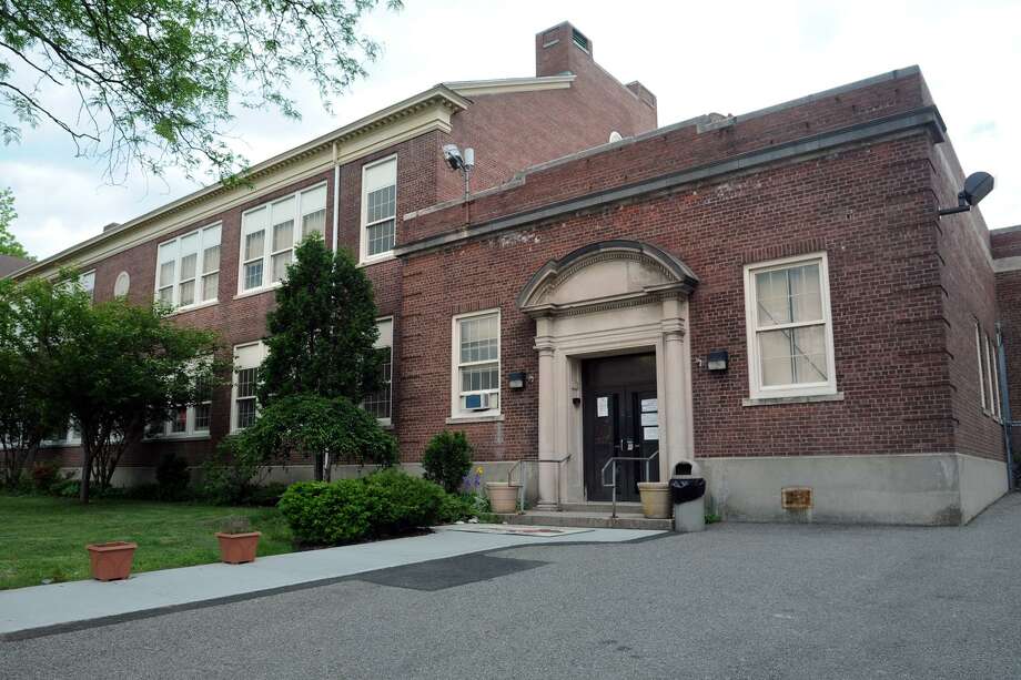 Hooker School to remain closed this week - Connecticut Post