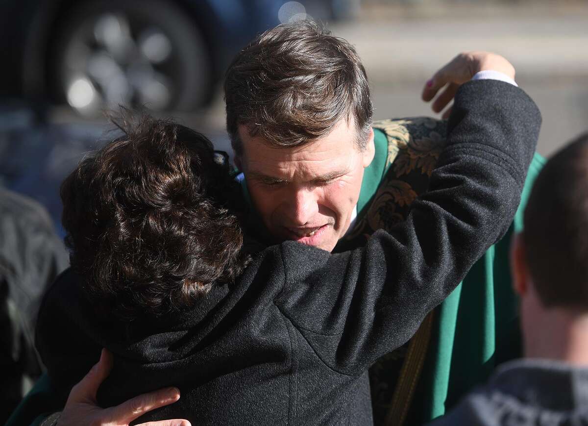 A tearful thank-you offered to Ansonia priest