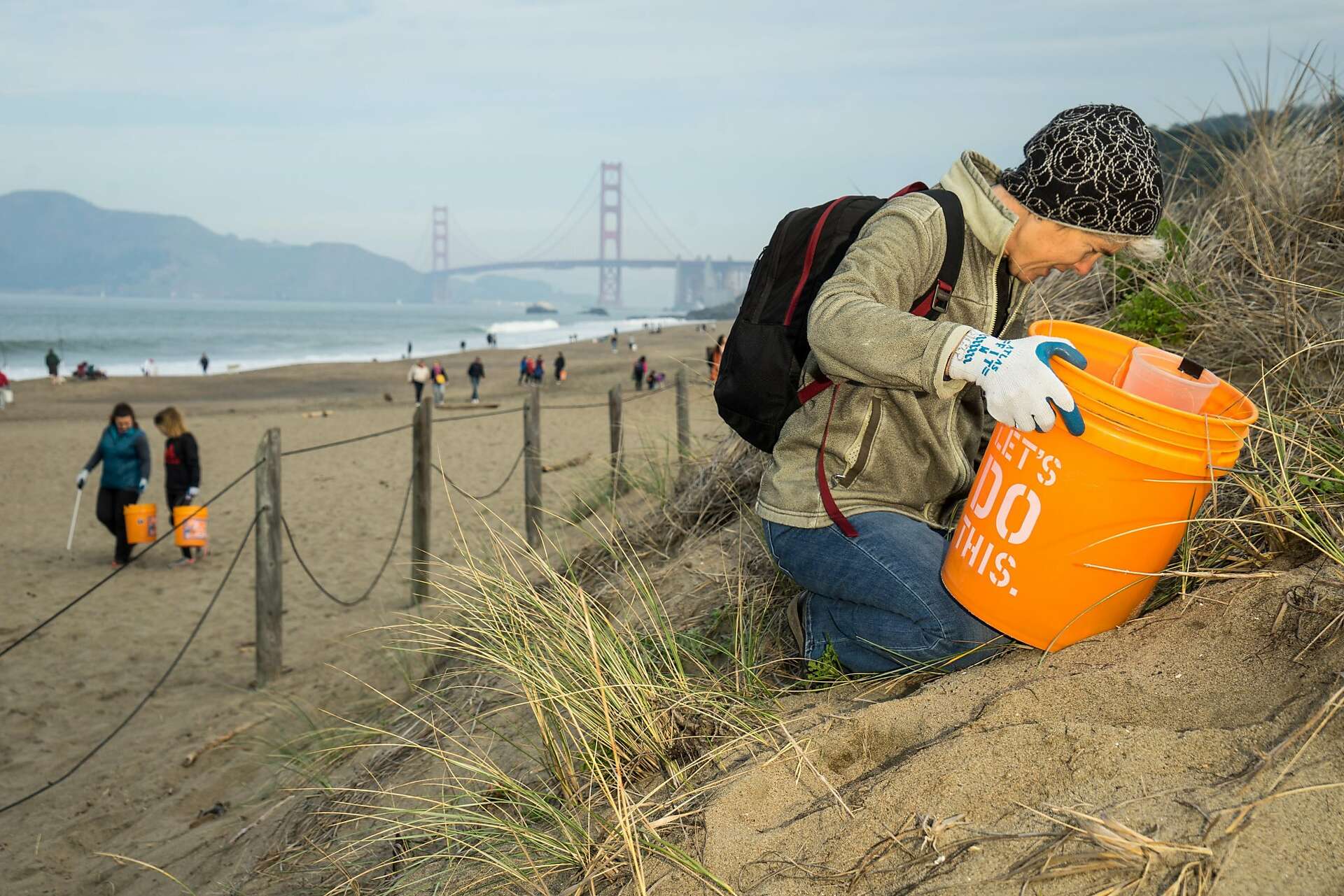 Tracking the trash: App picks up the job as beach cleanup volunteers ...