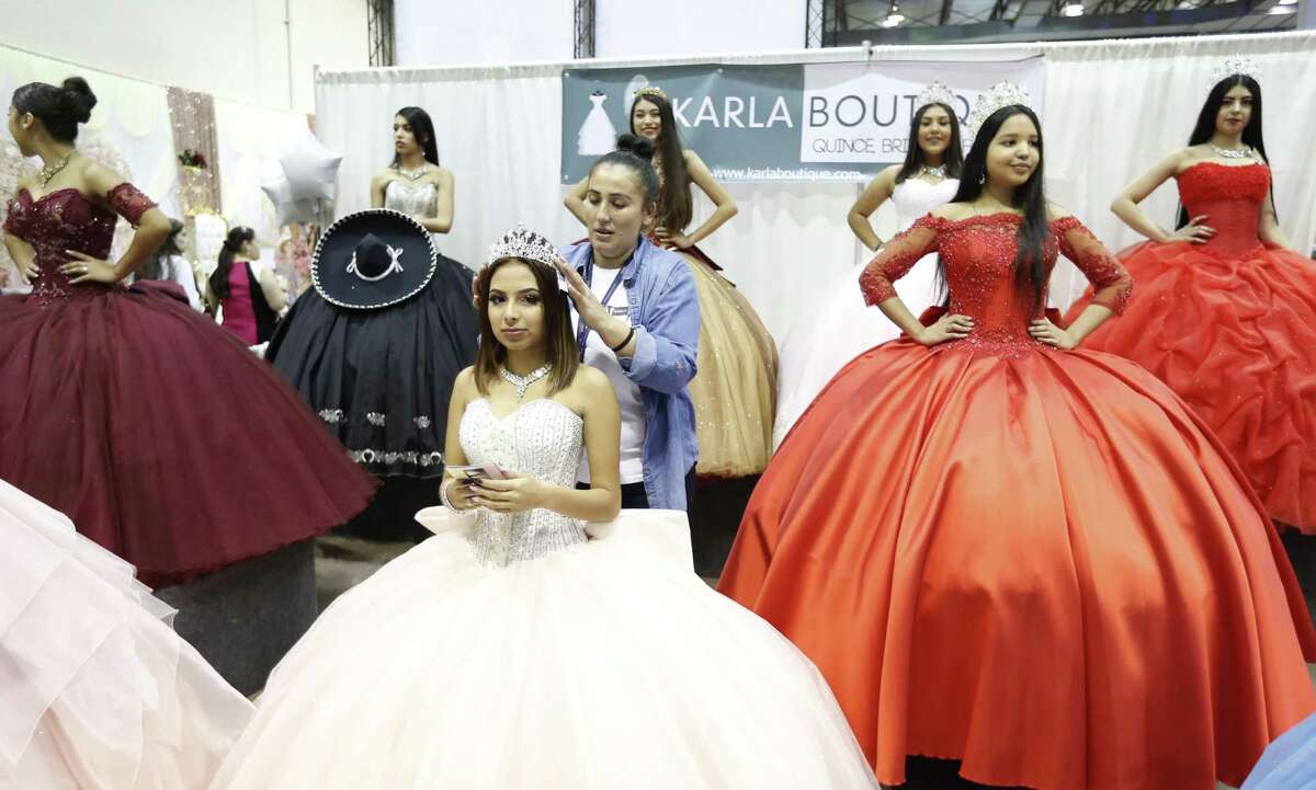Big business of quinceañeras on display at expo