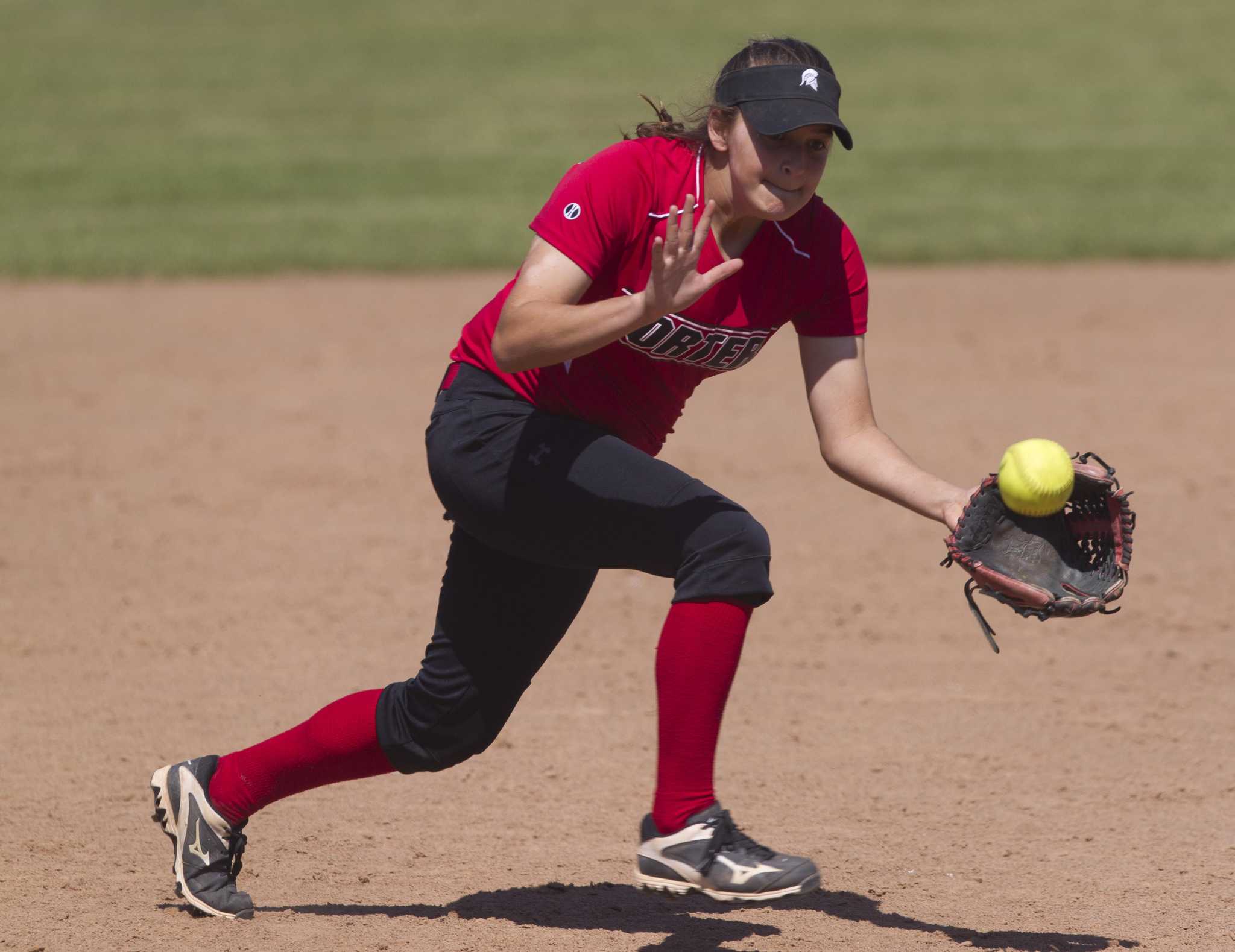 SOFTBALL: Porter seniors lead the charge in first year under Mosser