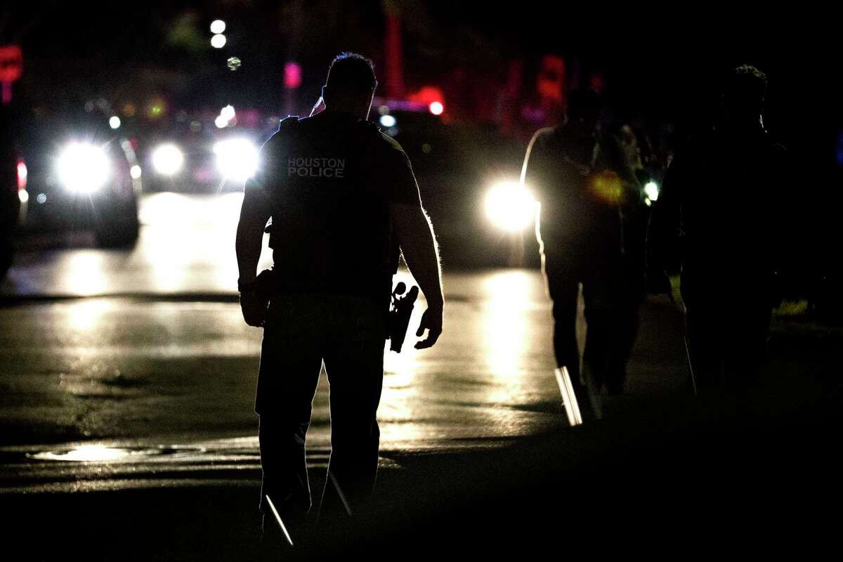 4 HPD officers shot in southeast Houston narcotics operation, a fifth ...