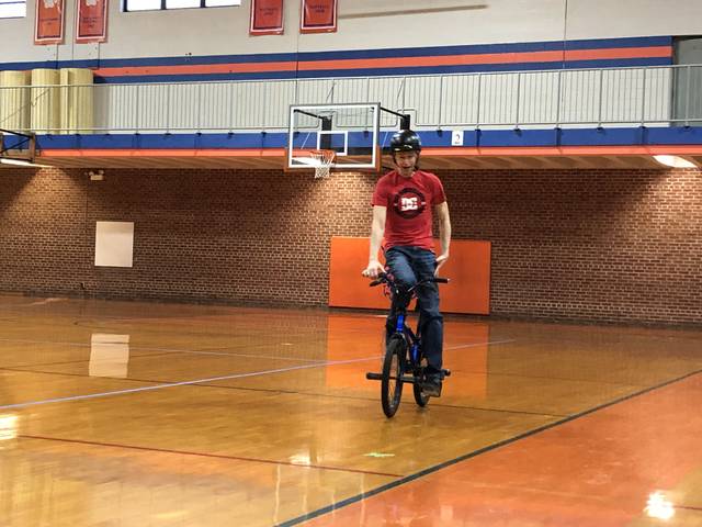 ‘Be their Batman’: BMX athlete delivers message on bullying at Lincoln ...