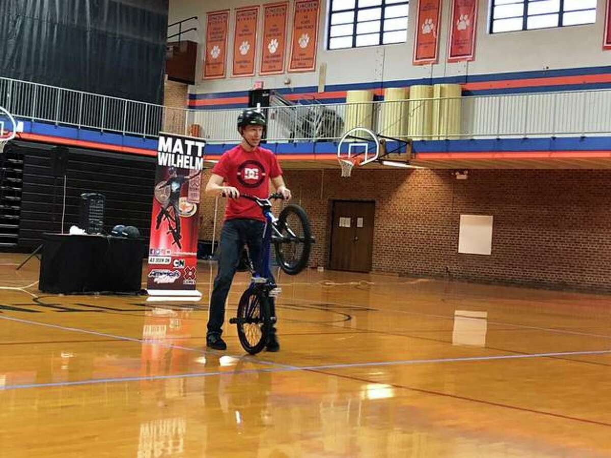‘Be their Batman’: BMX athlete delivers message on bullying at Lincoln ...