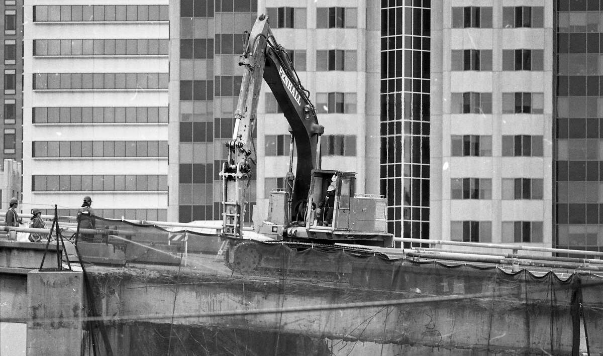 SF’s ‘foolish freeway’: The battle to tear down the Embarcadero Freeway