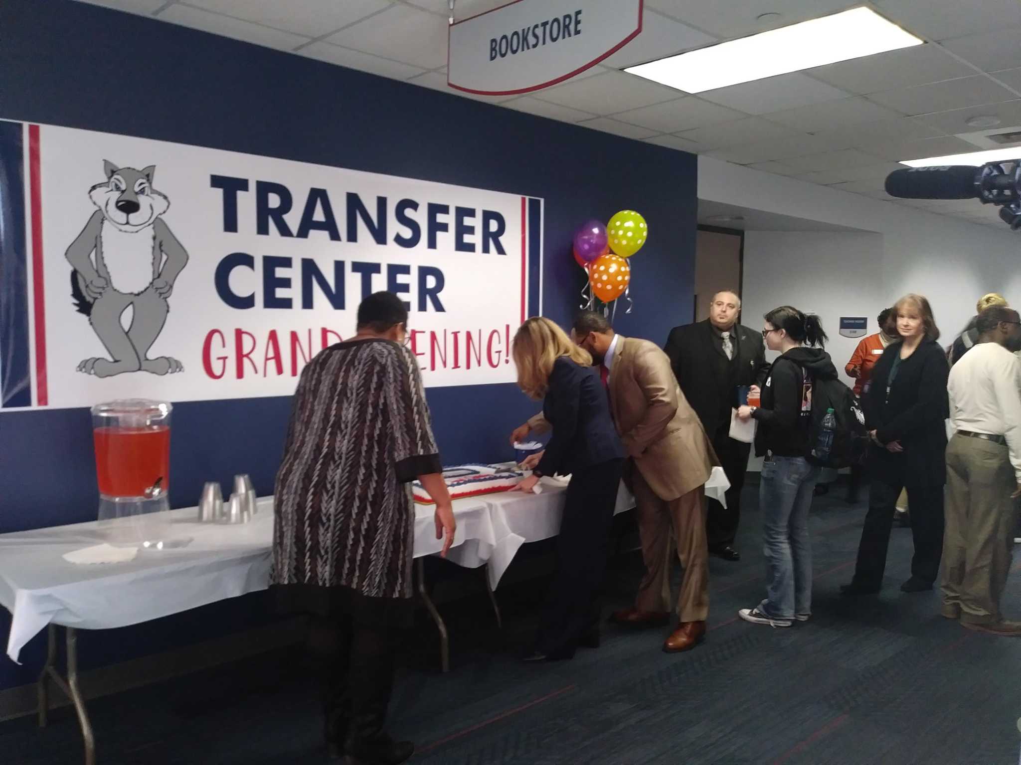 LSC-Tomball celebrates grand opening of dedicated transfer center