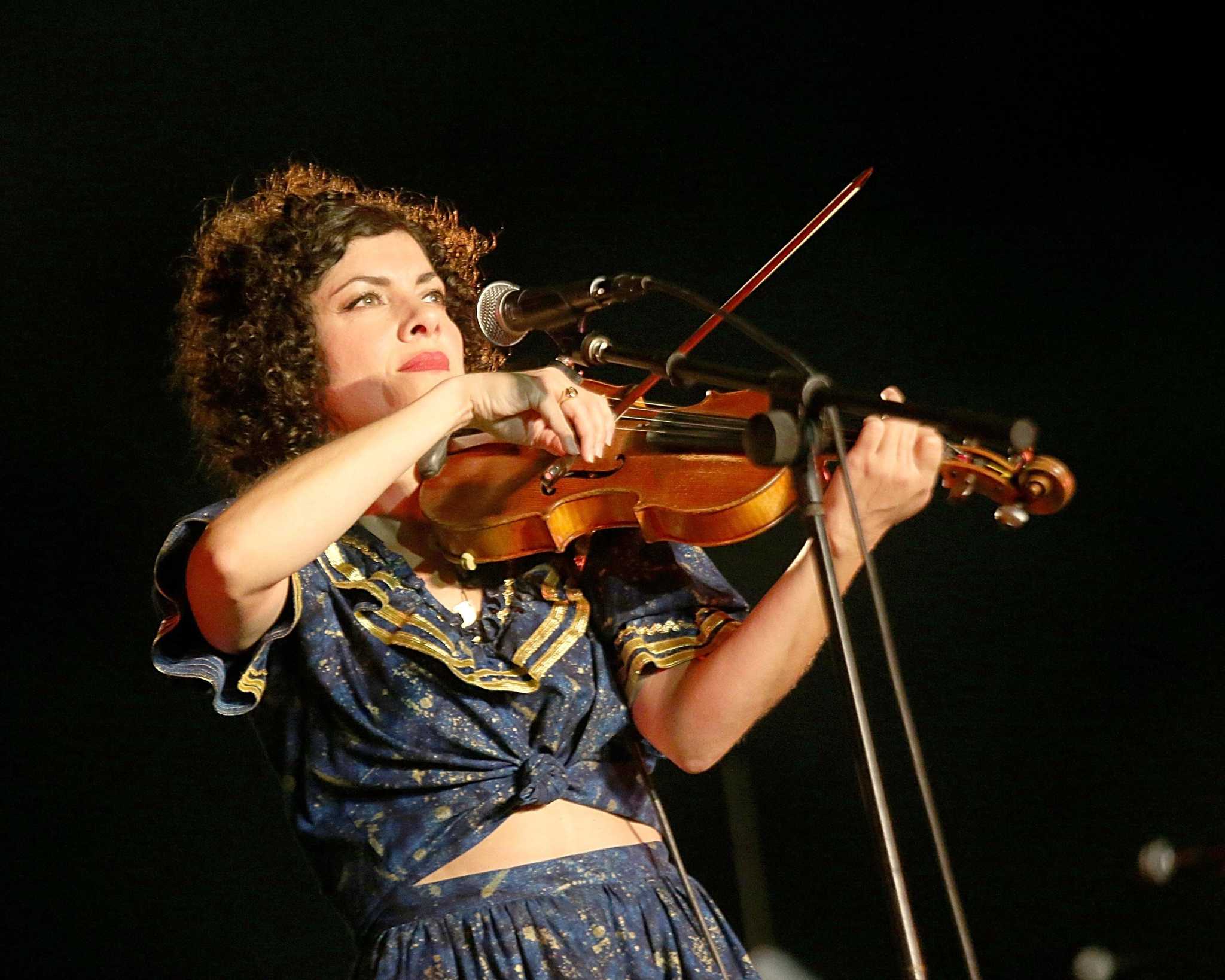 Carrie Rodriguez welcomes conjunto great Eva Ybarra to her Laboratorio